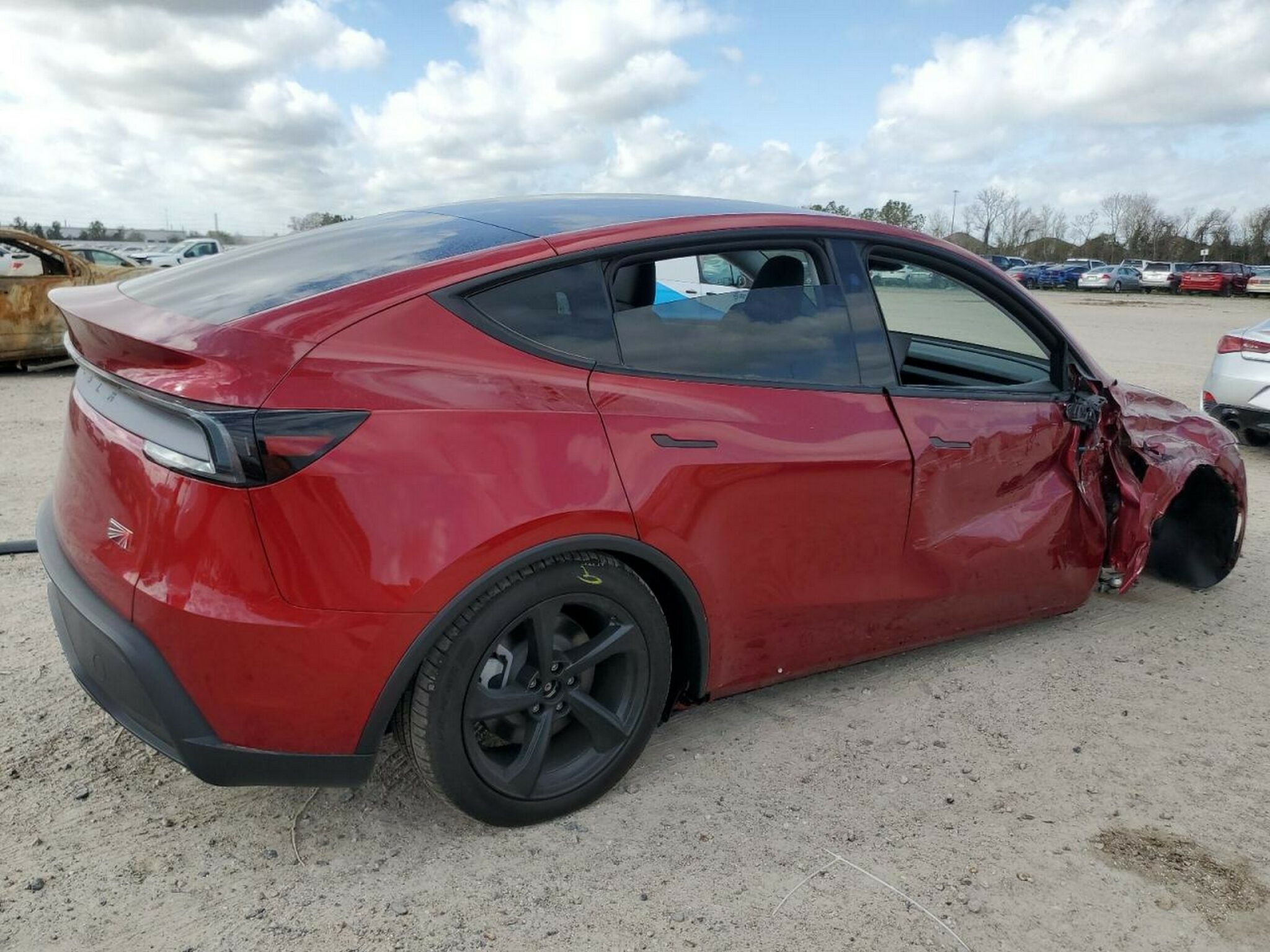 Someone Already Crashed A 2026 Tesla Model Y Juniper After Only 197 ...