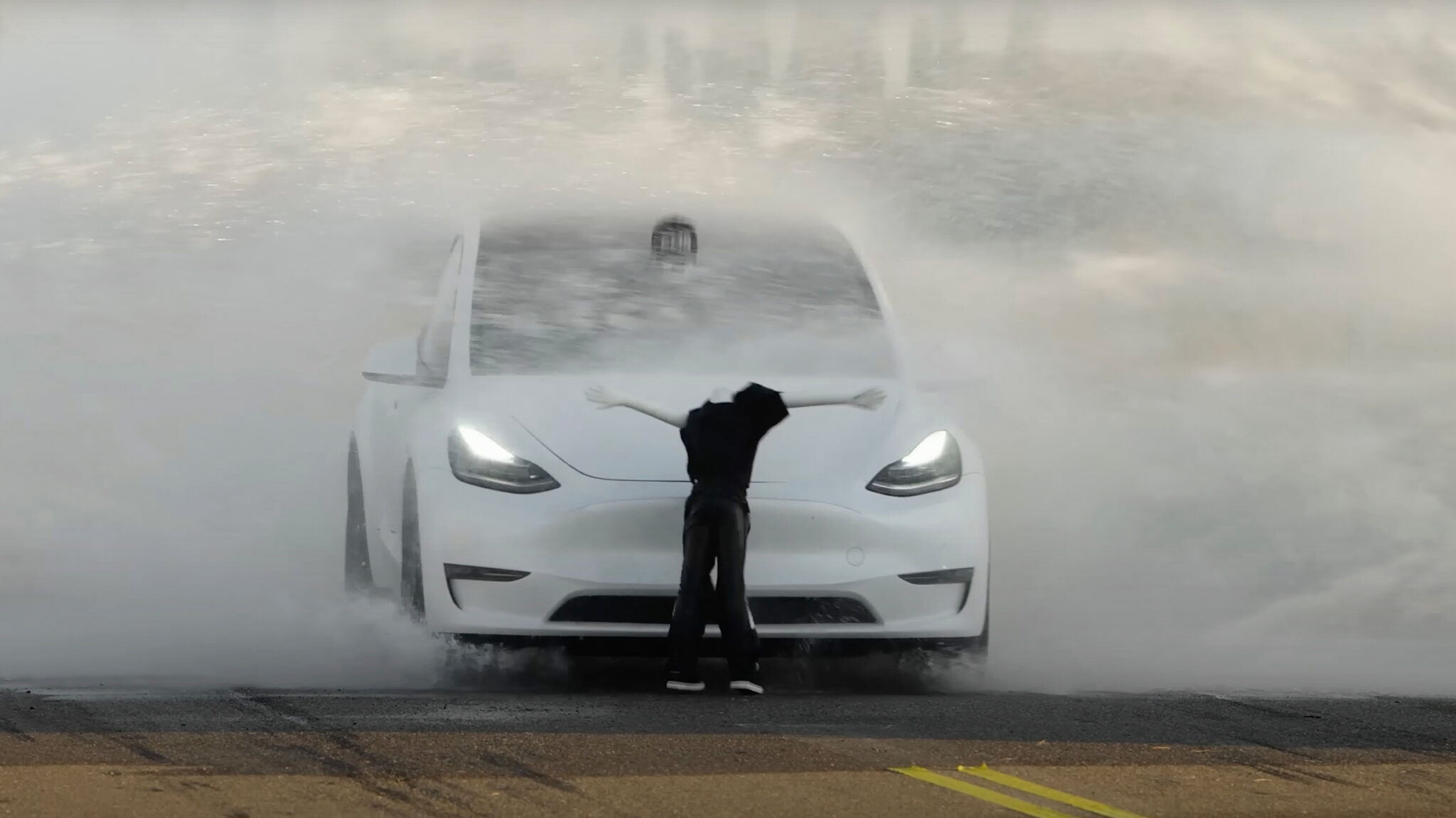 Tesla Autopilot Smashes Through Fake Road Wall While LiDar Lexus Stops ...