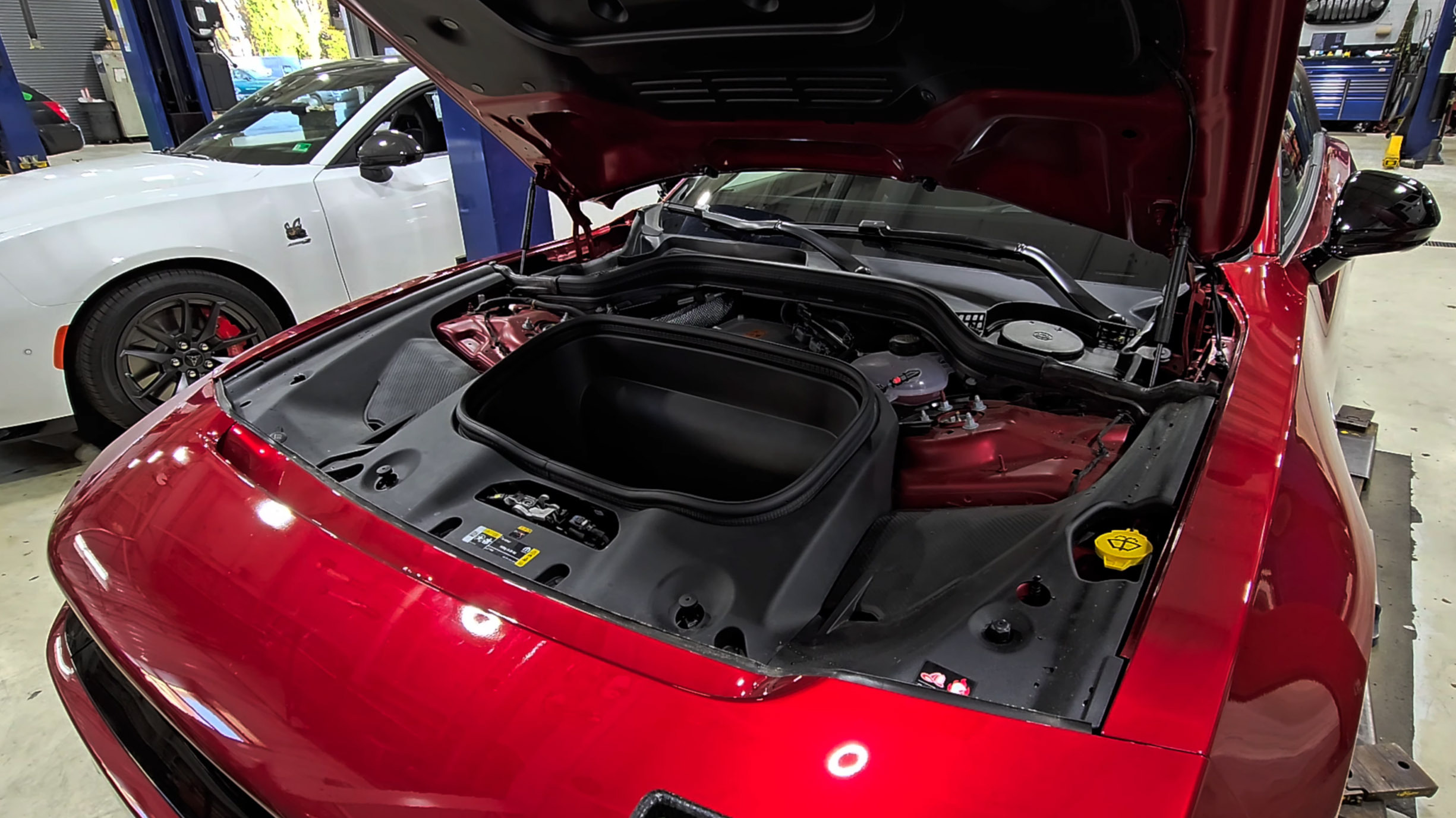 Want To Break Your Dodge Charger Daytona? Try Slamming Its Hood | Carscoops