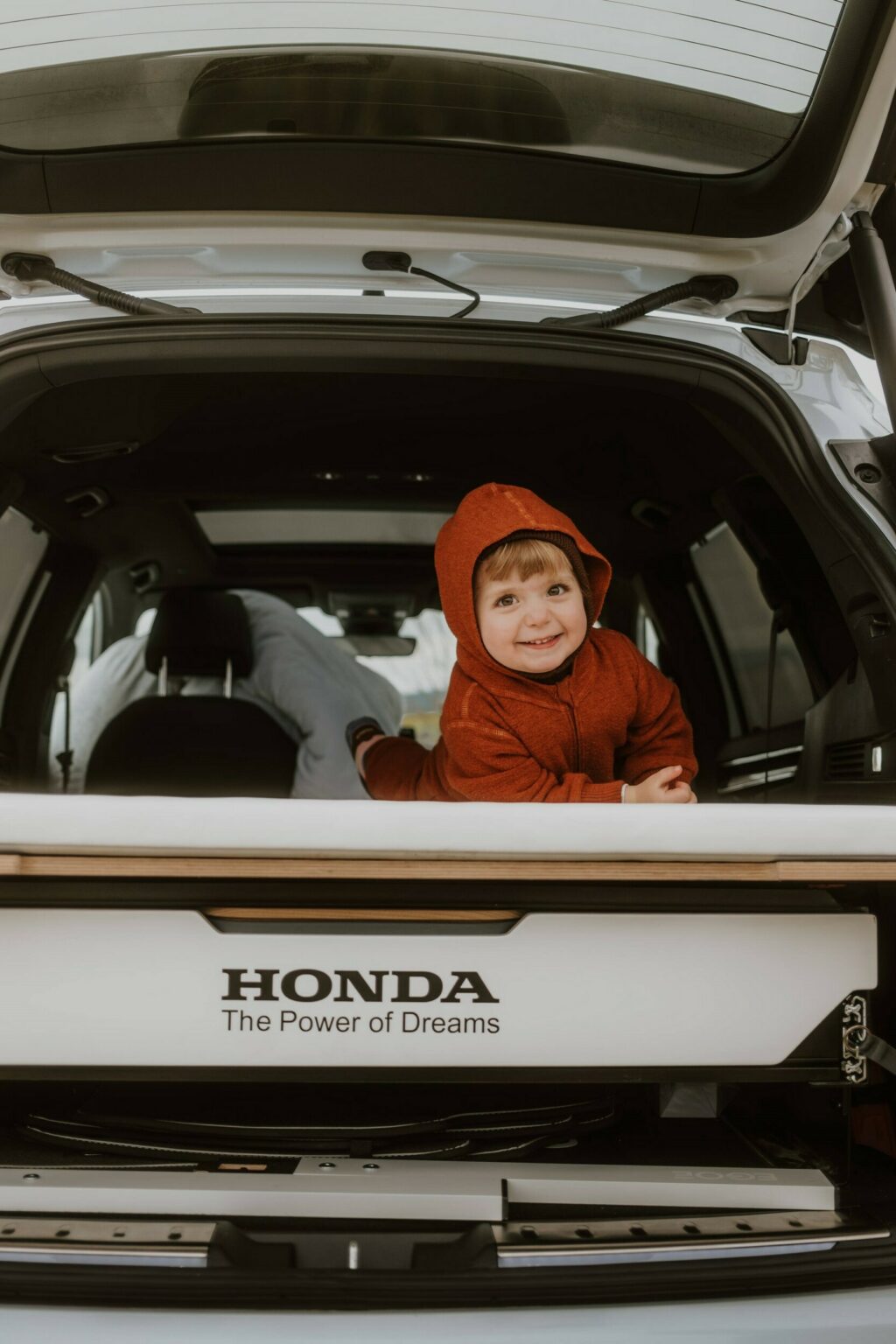 Honda CR-V Dream Pod Hides A Bed, Stove, And Sink In One Clever Package ...