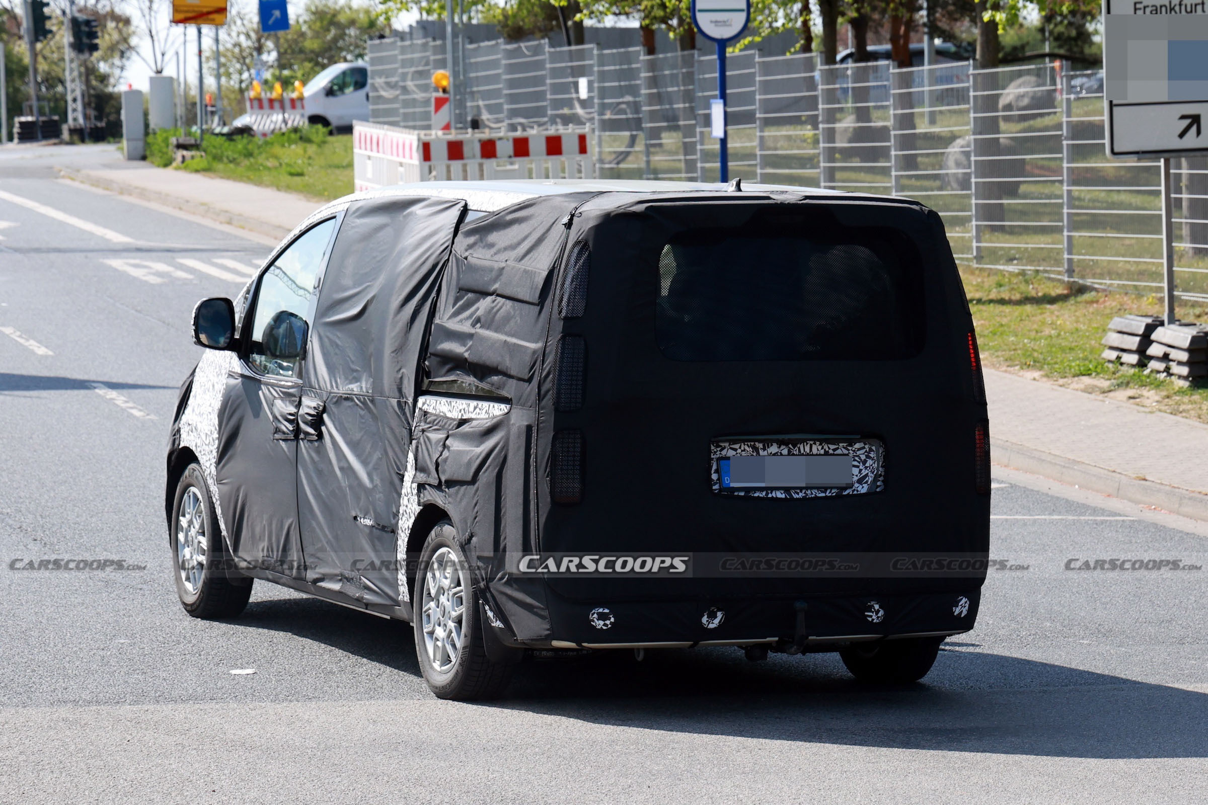 Hyundai’s Staria Is Getting The EV Powertrain Its Futuristic Face ...