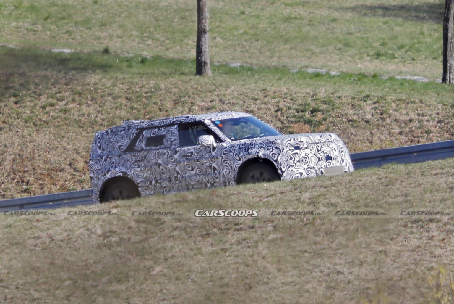 This Is Land Rover’s New Defender Baby EV | Carscoops
