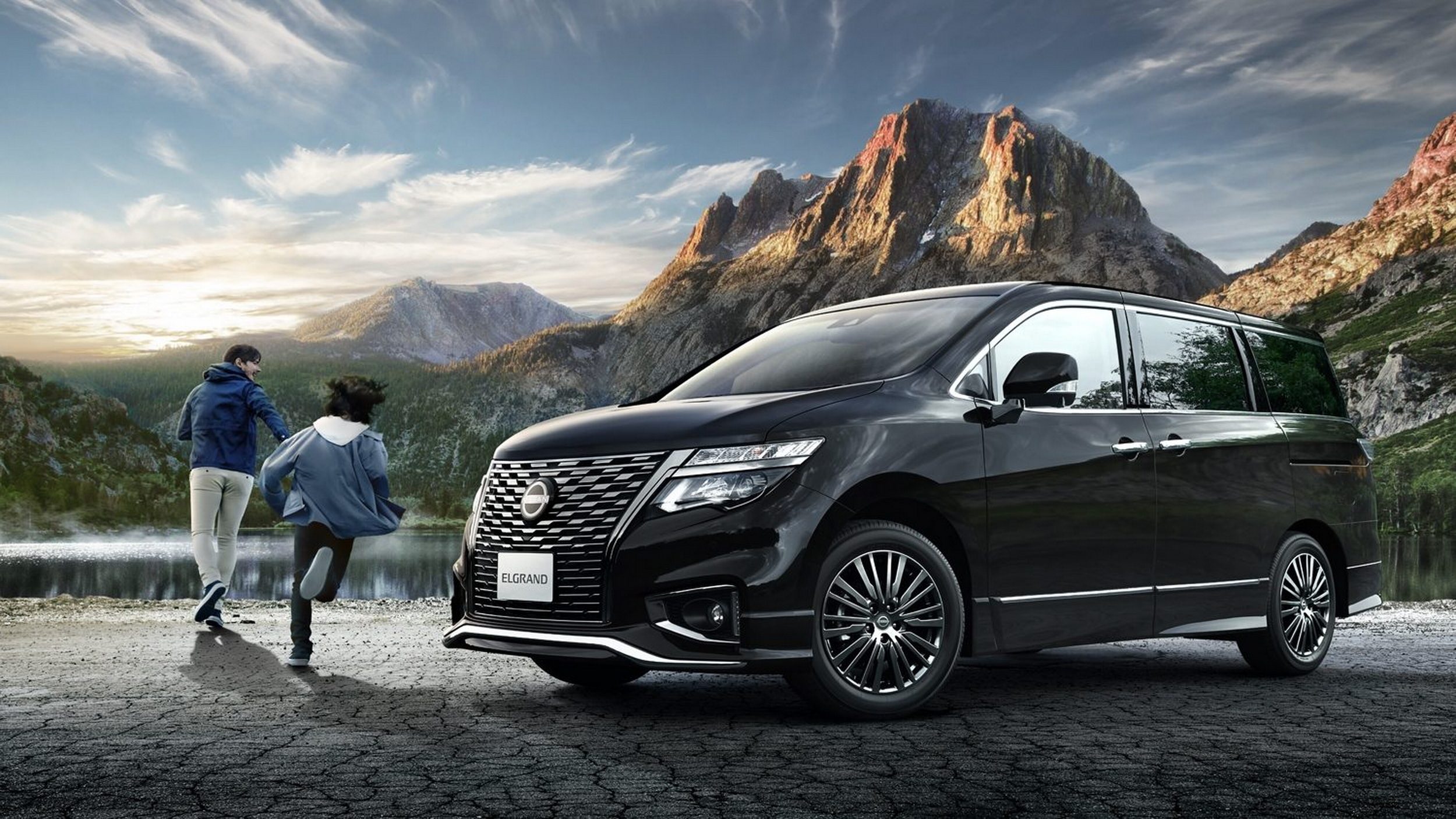 Nissan Turns Futuristic Hyper Tourer Concept Into A Production Minivan ...