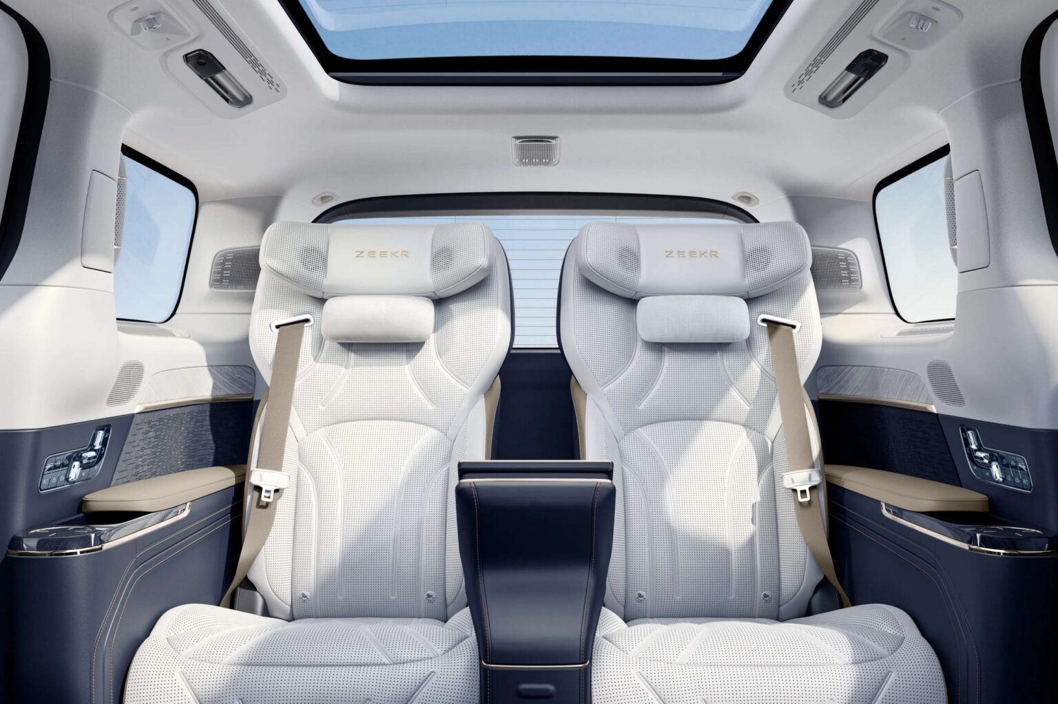 Zeekr’s Gold-Plated 009 Is The Rolls-Royce Of Minivans | Carscoops