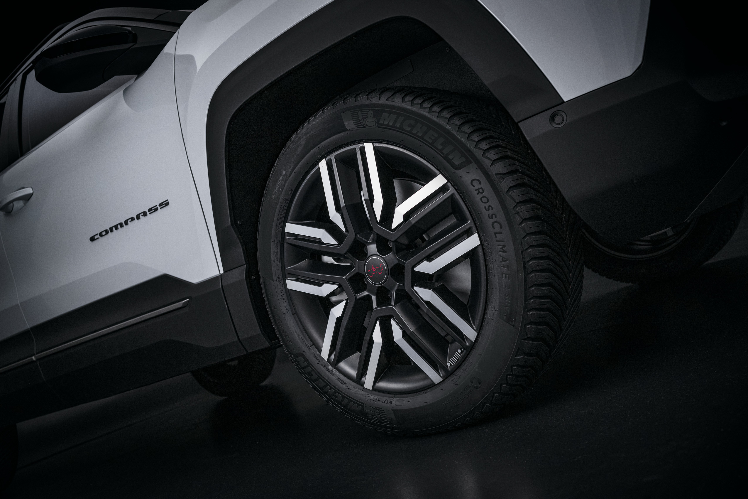 New Jeep Compass Embraces Electrification With 375HP To Prove It ...