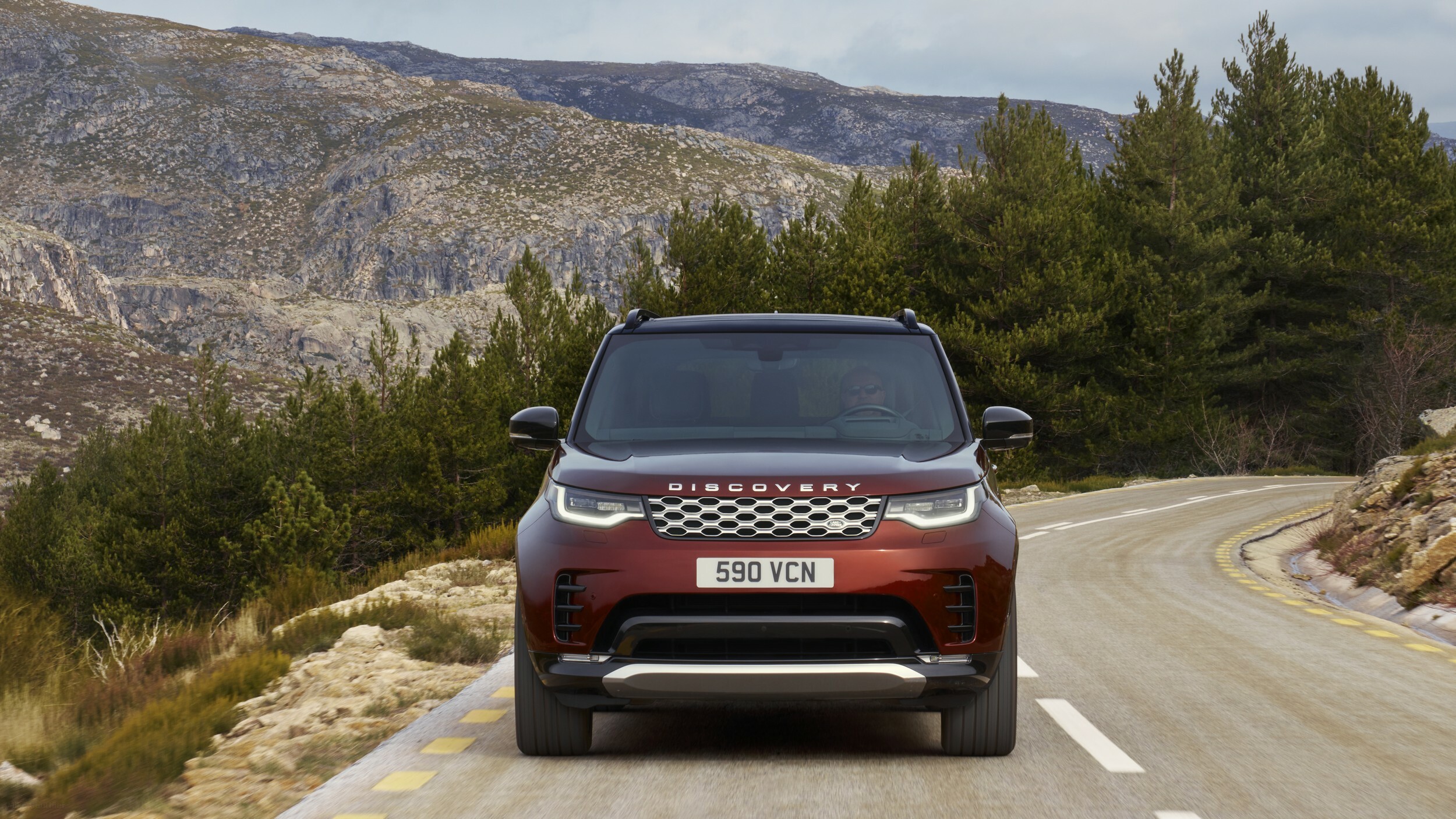 This Is The Most Luxurious Land Rover Discovery Ever Made | Carscoops