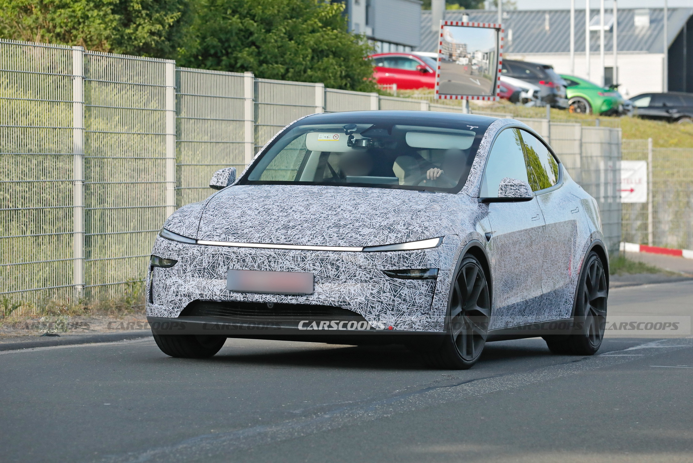 New Tesla Model Y Performance Breaks Cover, Plaid Wheels And All ...