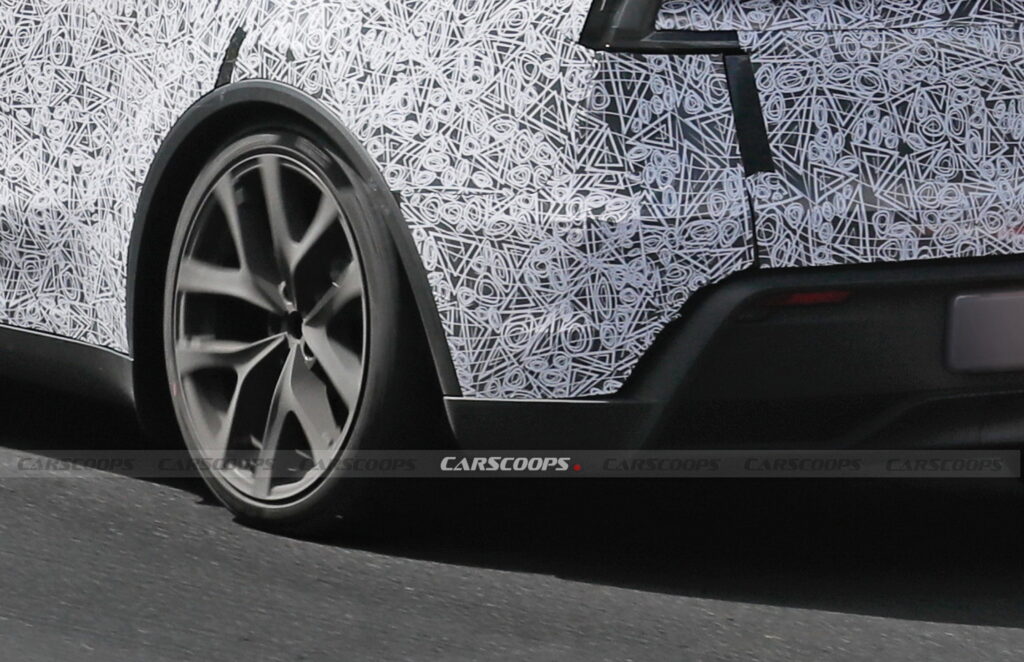 New Tesla Model Y Performance Breaks Cover, Plaid Wheels And All ...