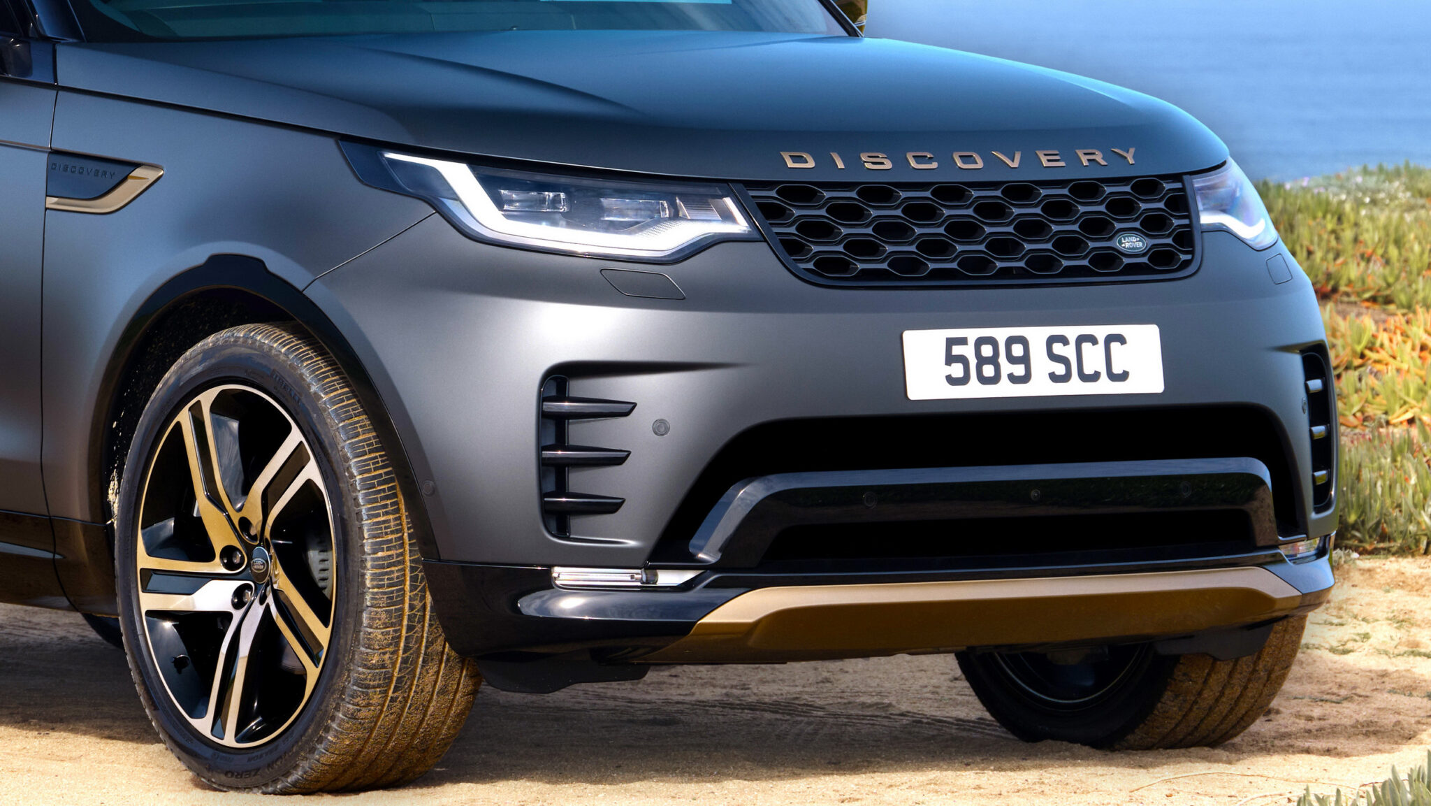 This Is The Most Luxurious Land Rover Discovery Ever Made | Carscoops