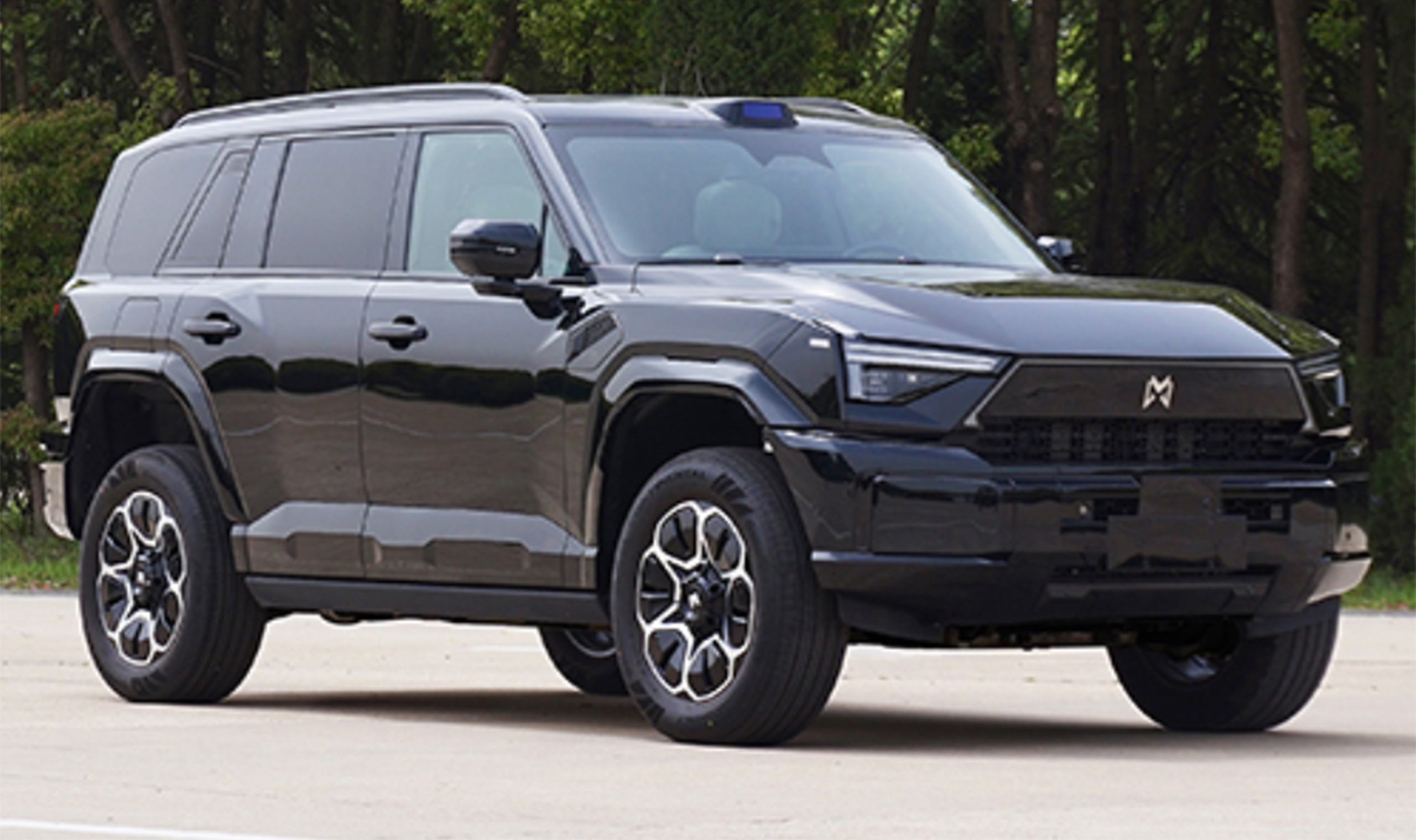 This 912 HP Chinese SUV Just Pulled Nearly 10,000 Orders In A Single ...