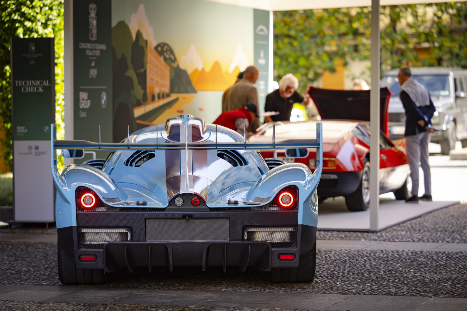 The 1,000 HP Hypercar That Seats Two Of Your Friends | Carscoops
