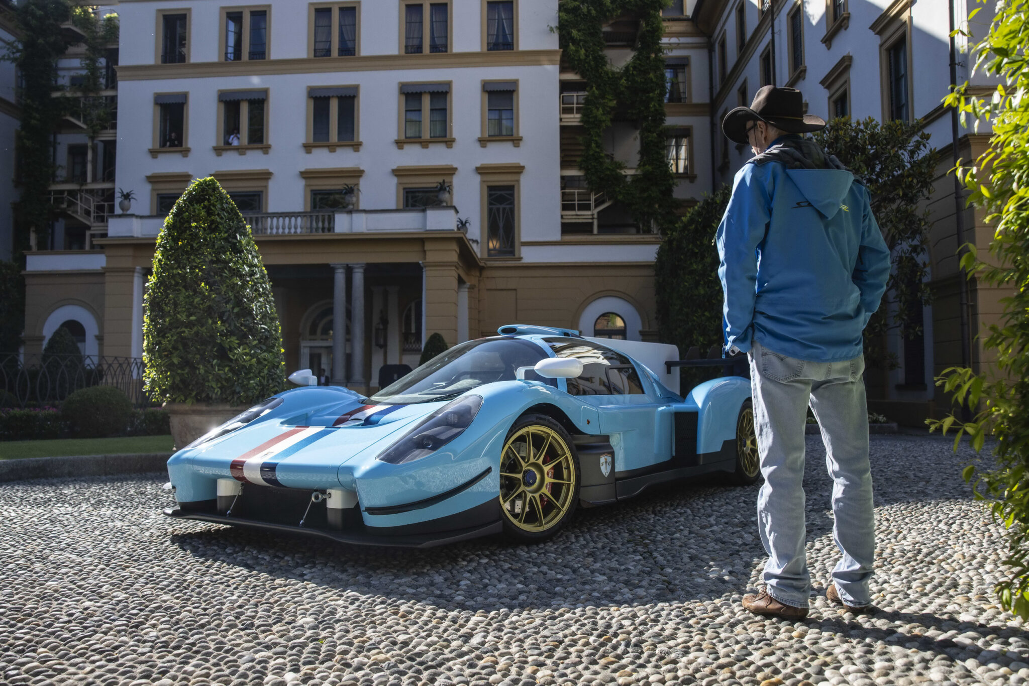 The 1,000 HP Hypercar That Seats Two Of Your Friends | Carscoops