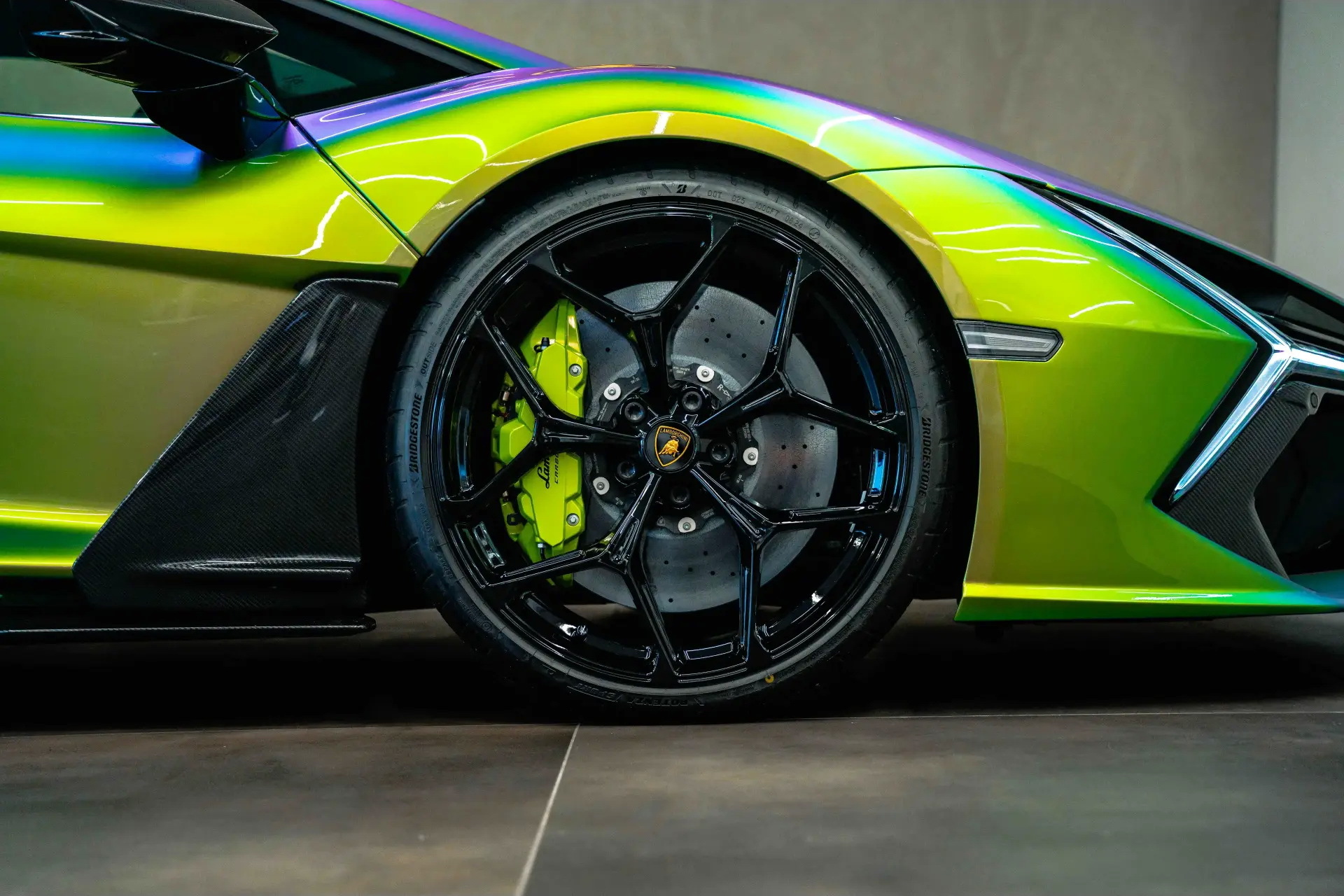 Lamborghini Veneno Rainbow