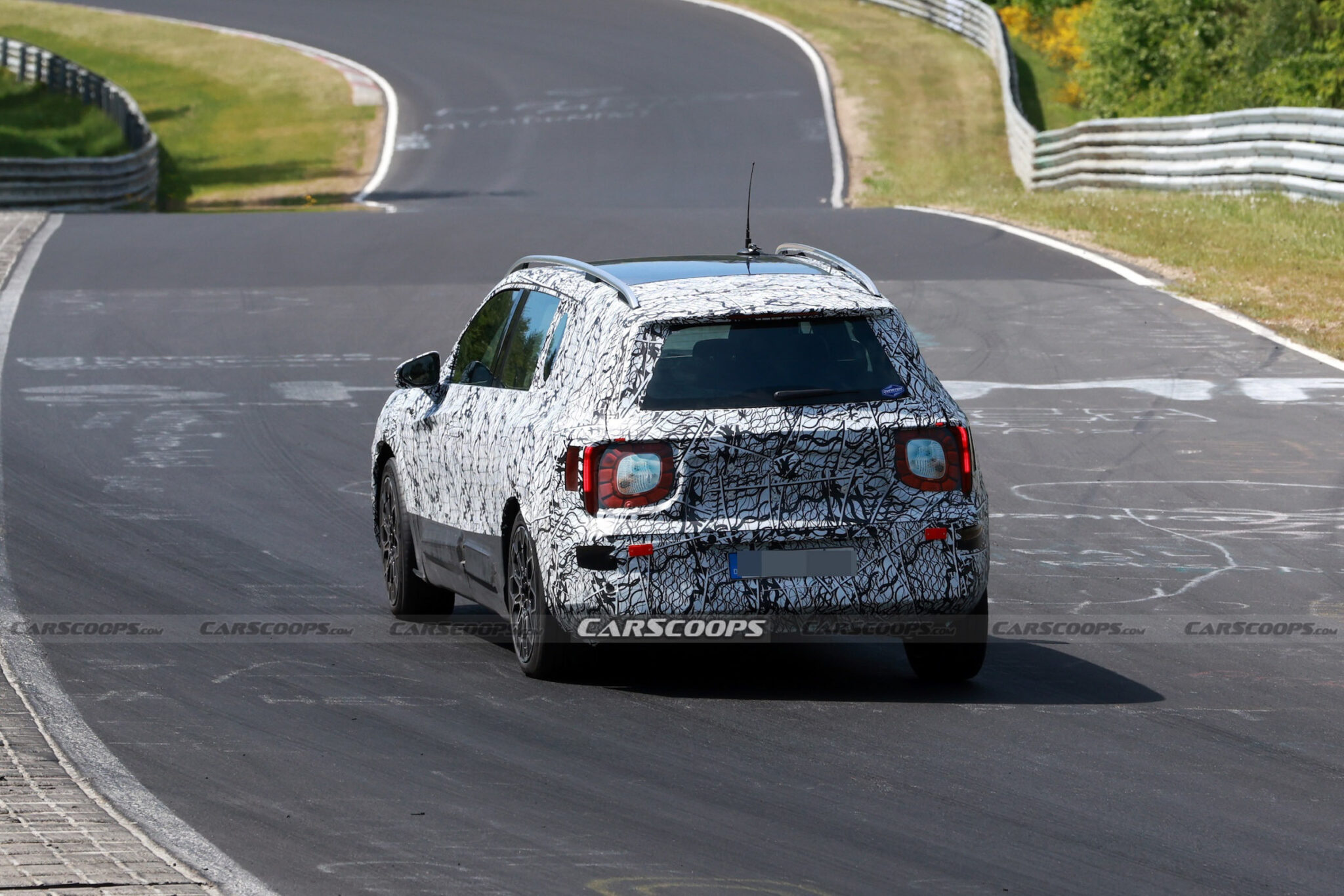 New Mercedes GLB Spied With A Wild Tail Light Design | Carscoops