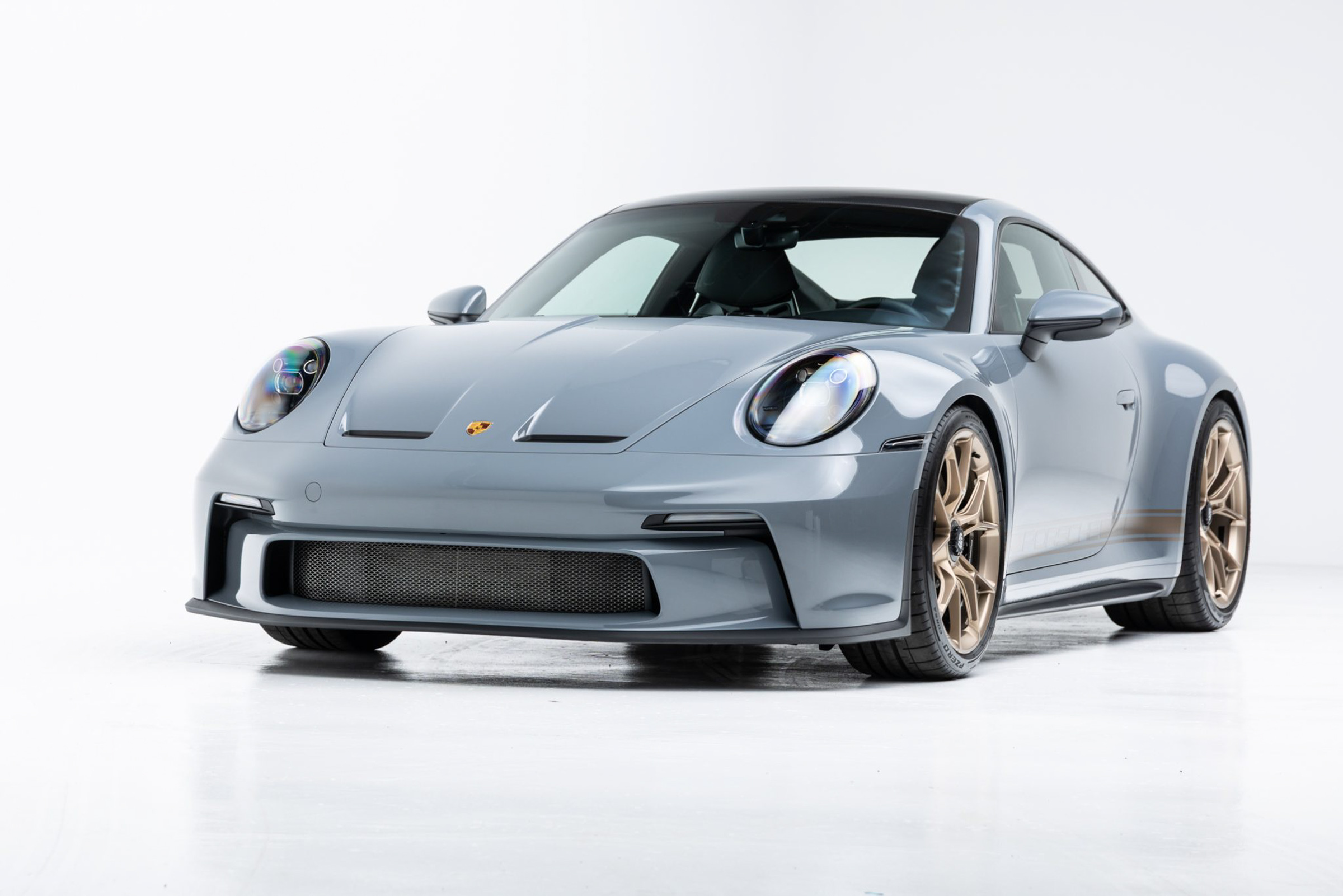 Not Even An Accident And 3K Miles Could Stop This Porsche From Selling ...