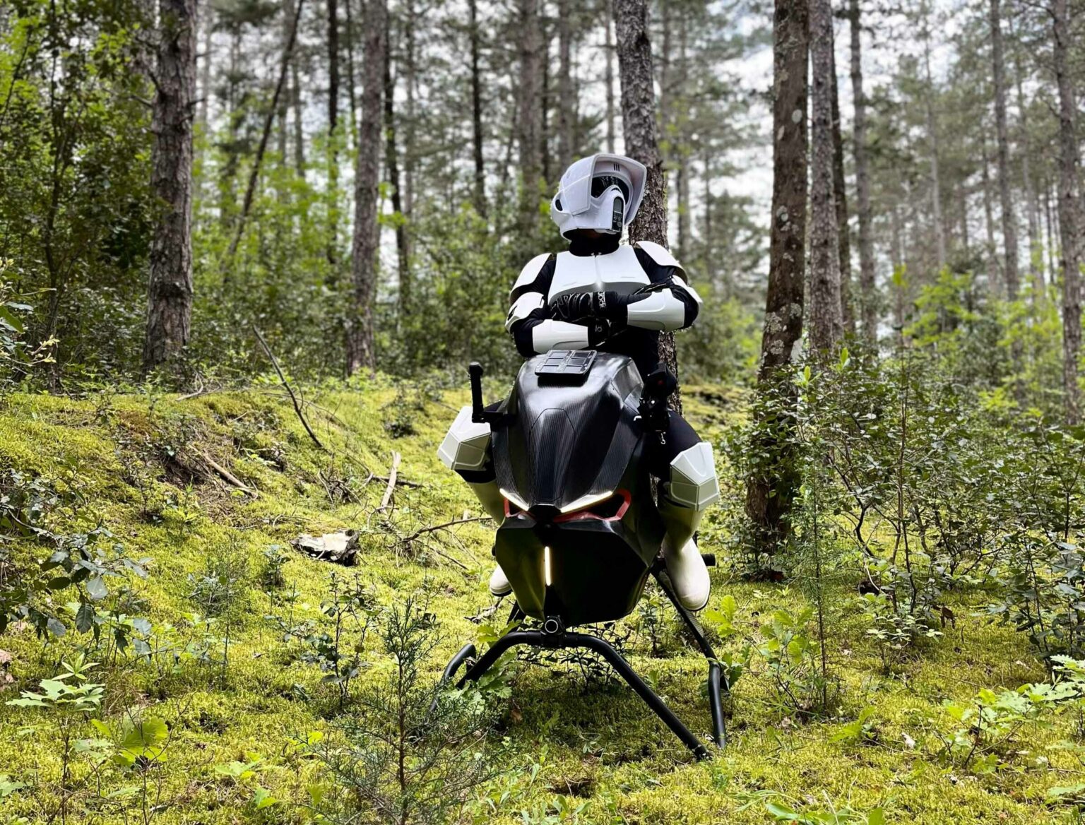 This Jet-Powered Flying Bike Lets You Live Your Star Wars Fantasy For ...