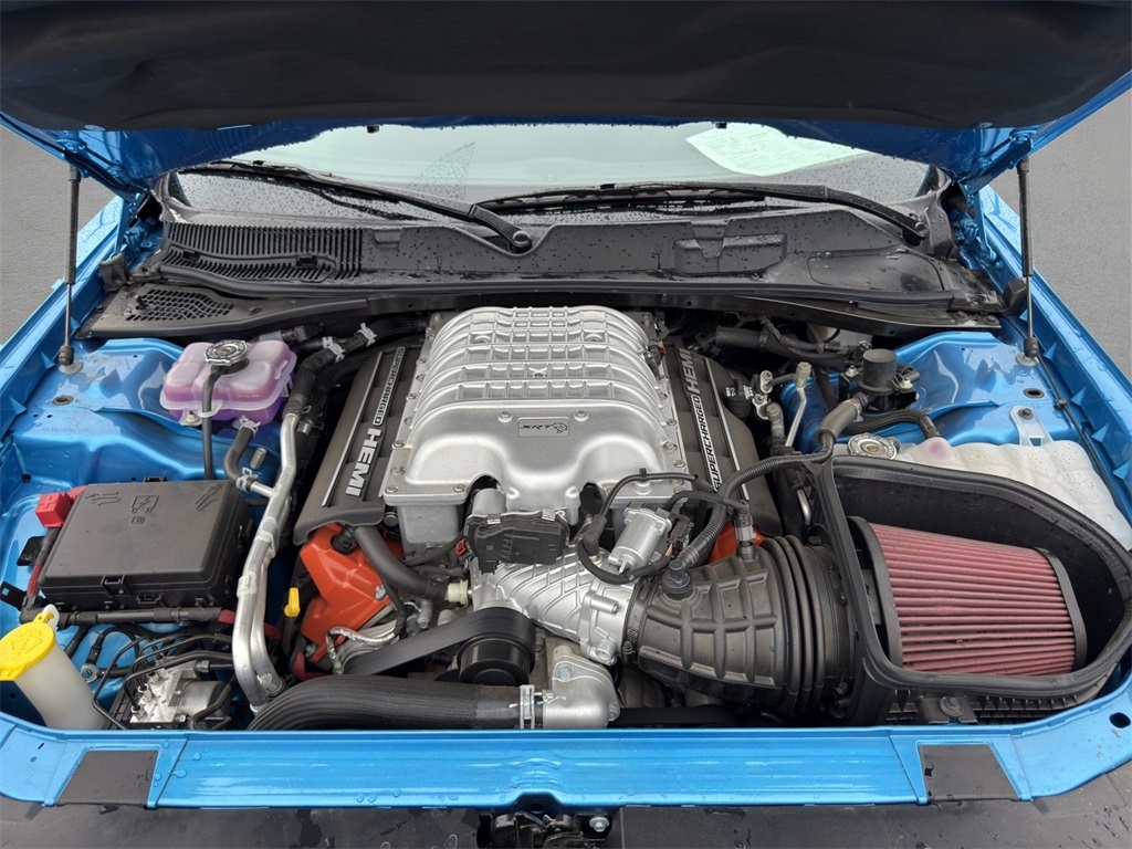 Jailbreak Alert: Thieves Crash Into Dealership And Outrun Police In ...