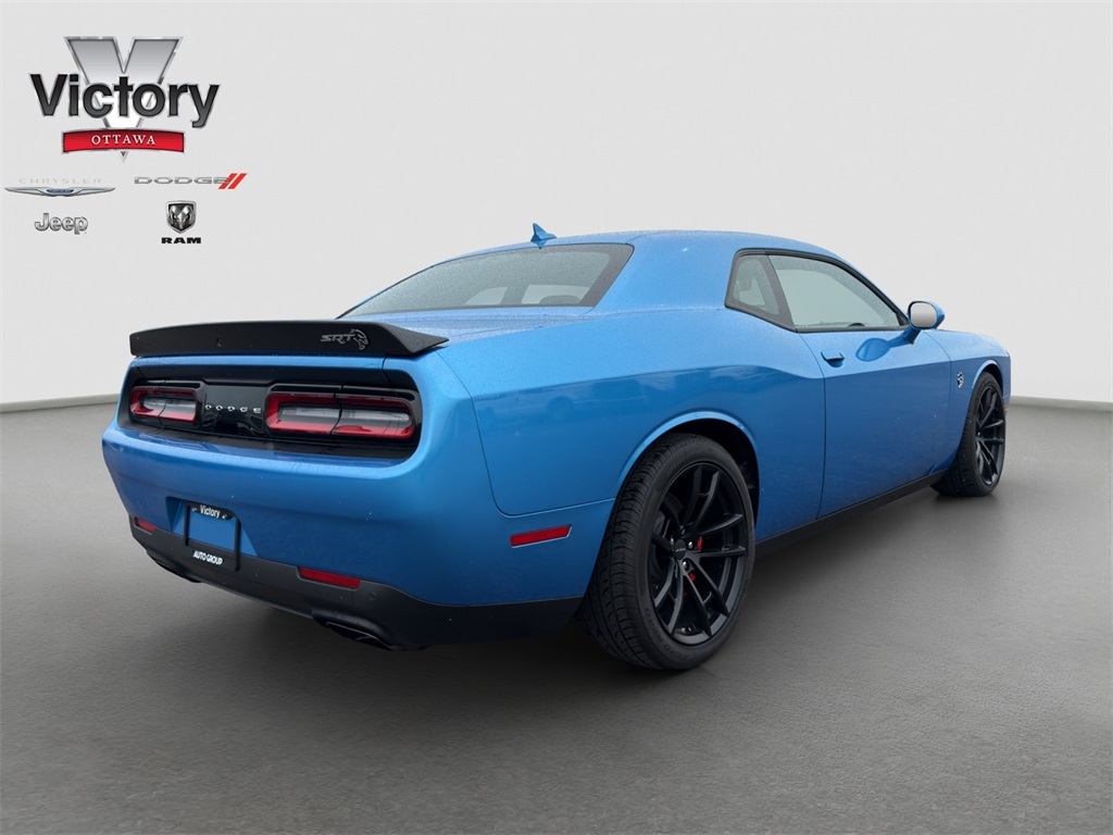 Jailbreak Alert: Thieves Crash Into Dealership And Outrun Police In ...