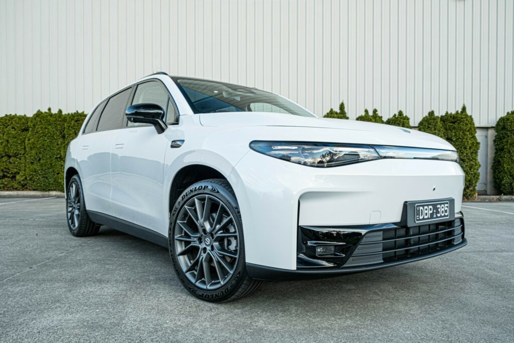 I Drove Stellantis’ Chinese Electric SUV That Rivals Tesla For Just ...
