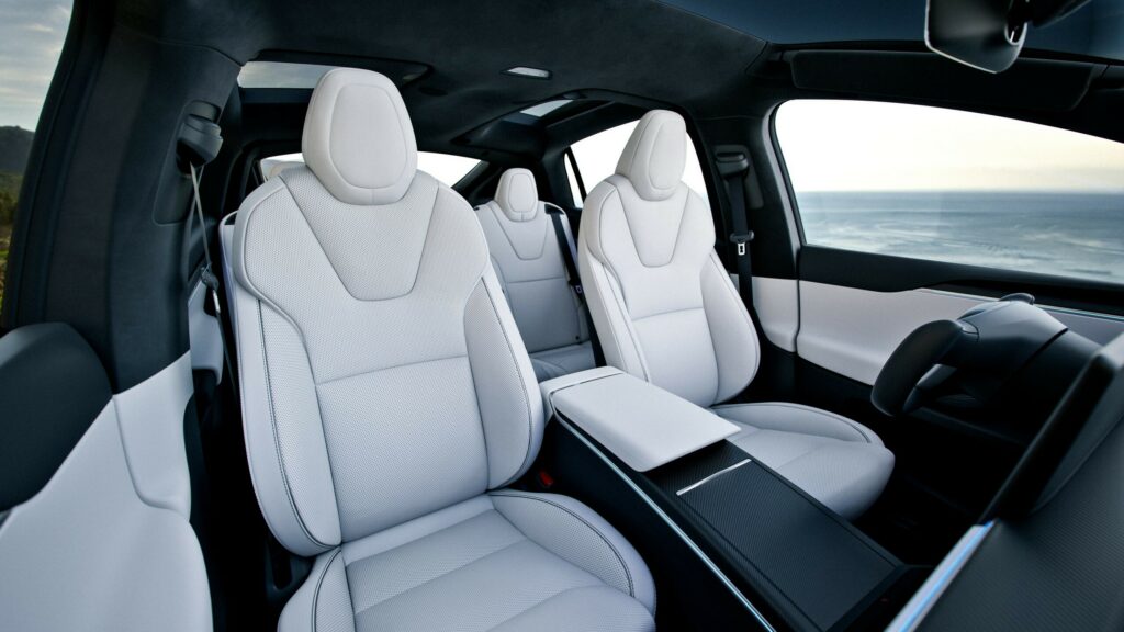 Tesla Quietly Made The Model X Hundreds Of Pounds Lighter Without ...