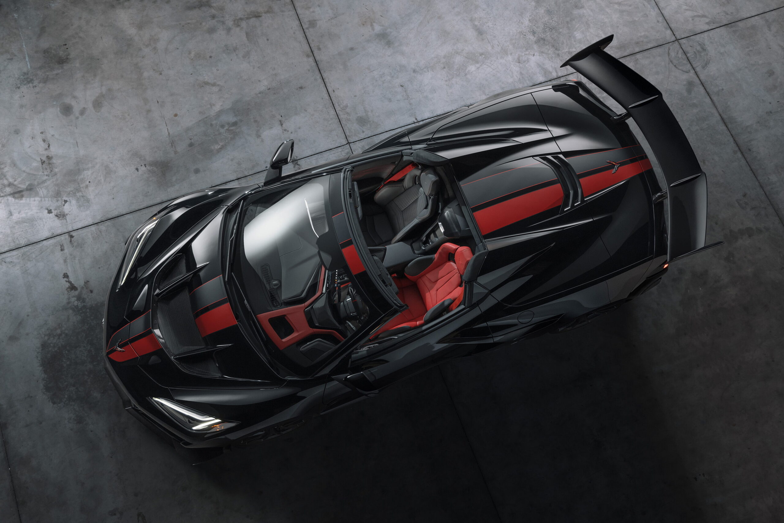 America’s Everyday Corvette ZR1X Hypercar Versus The World | Carscoops