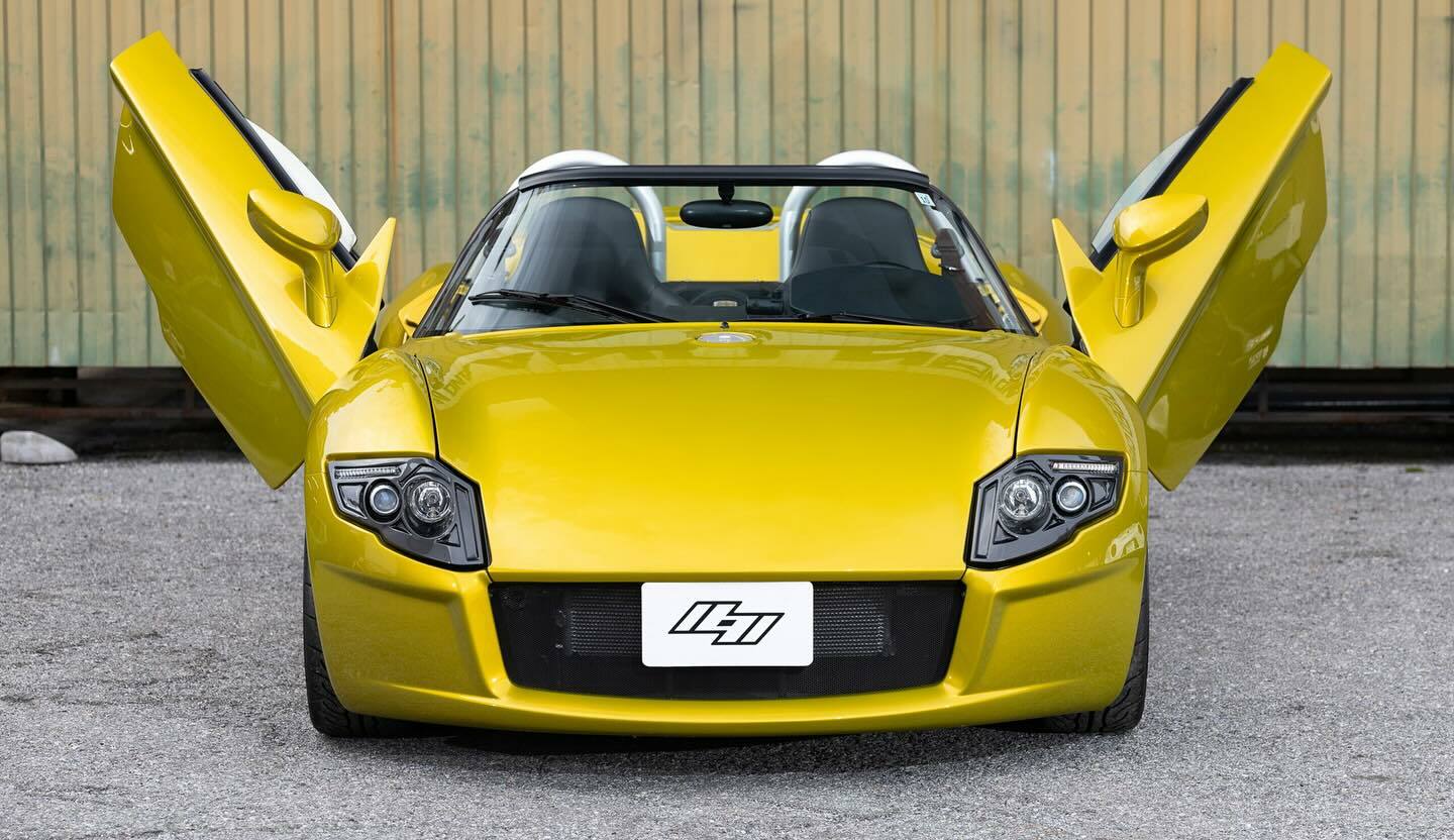 It Looks Like A GTA Escapee, But This Funky Roadster Is Real | Carscoops