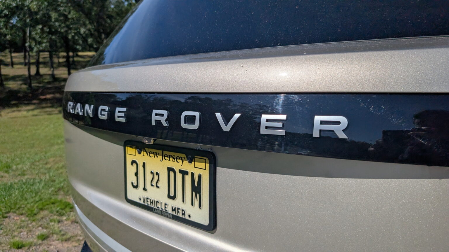 Range Rover Autobiography Feels Like A Stealth Rolls Until You Sit In ...