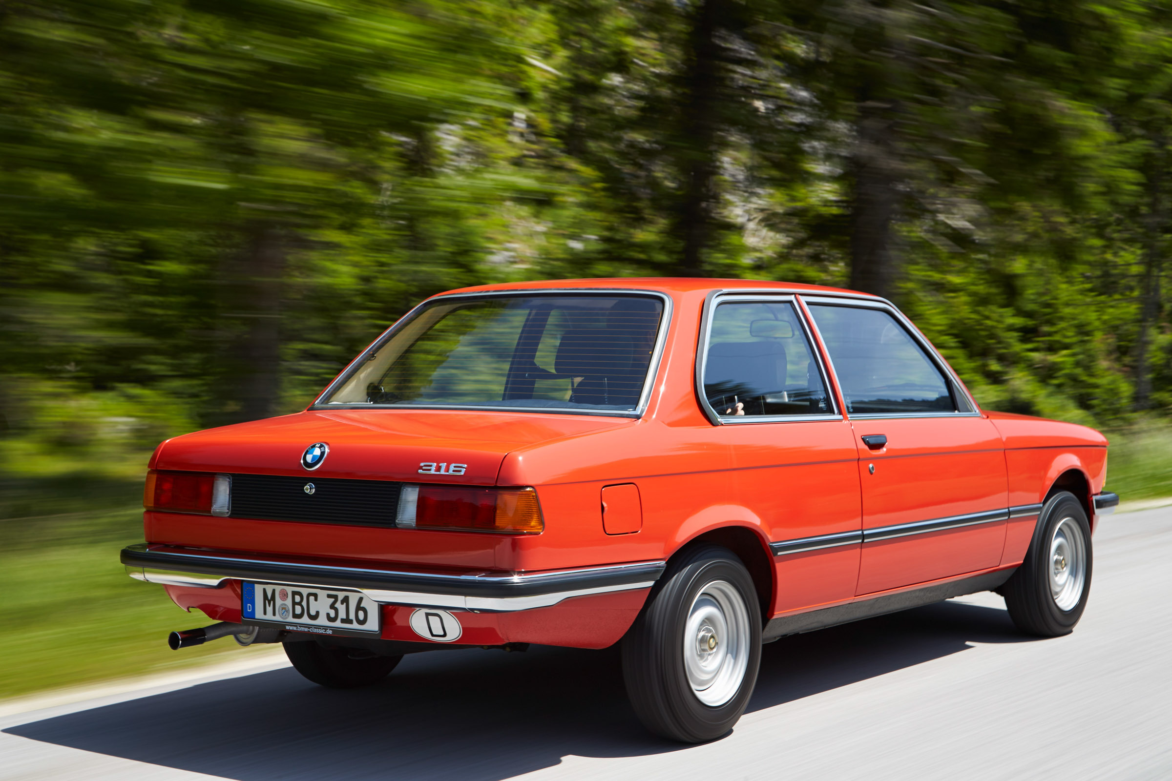 BMW 3시리즈, 50년 역사 속 '최고의 명작'은 무엇일까? : 클리앙