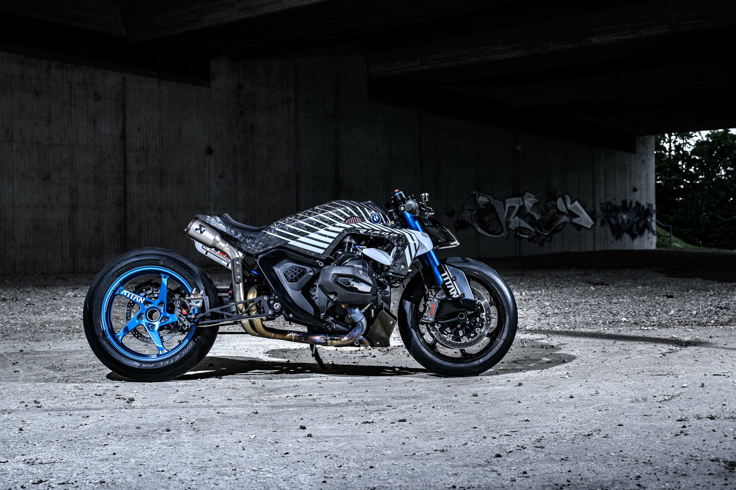 BMW Built A Bike So Extreme It Makes The M4 CSL Look Tame | Carscoops
