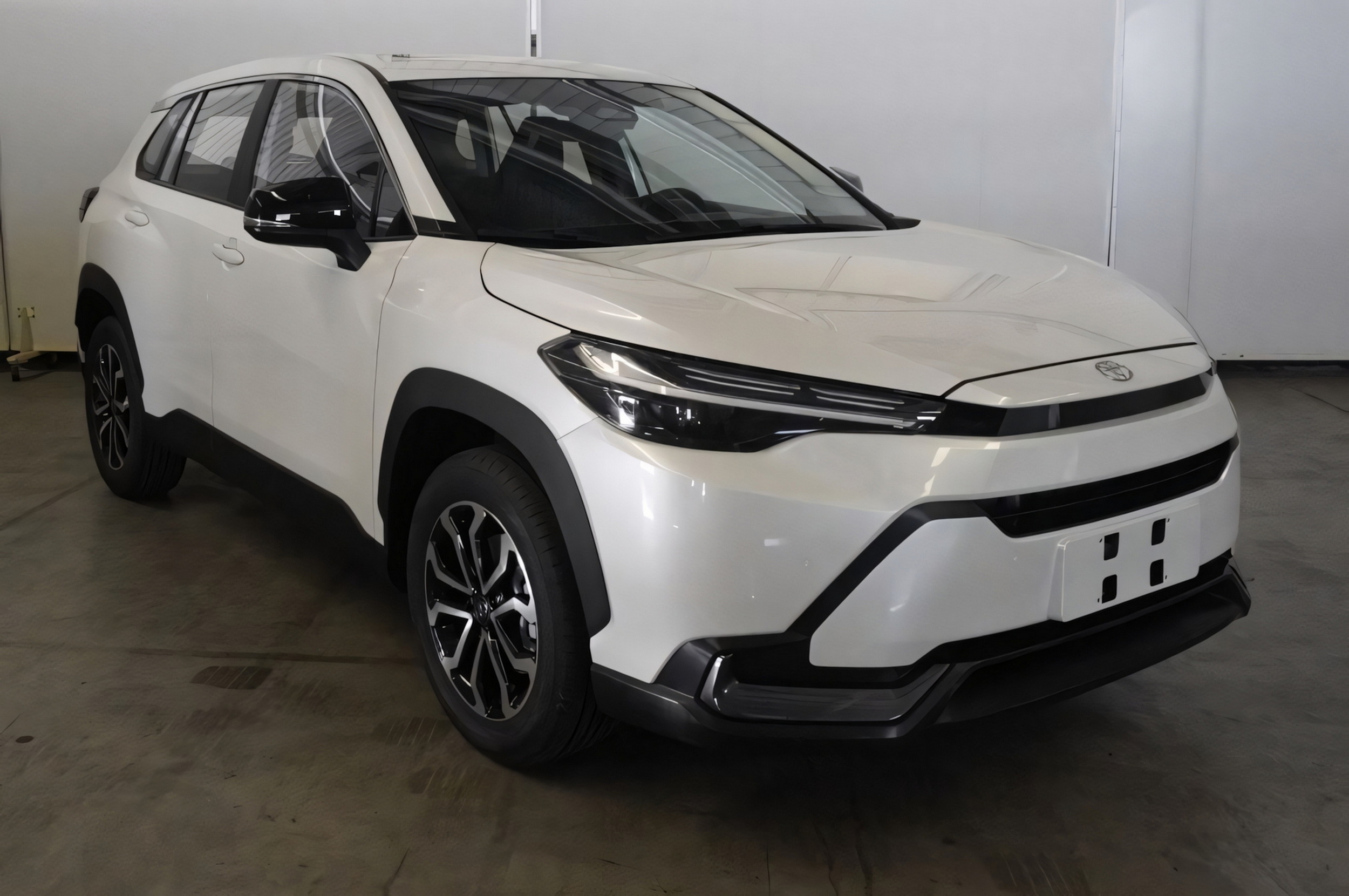 도요타 코롤라 크로스 [CH] - 중국명칭 프론트랜더 : 클리앙