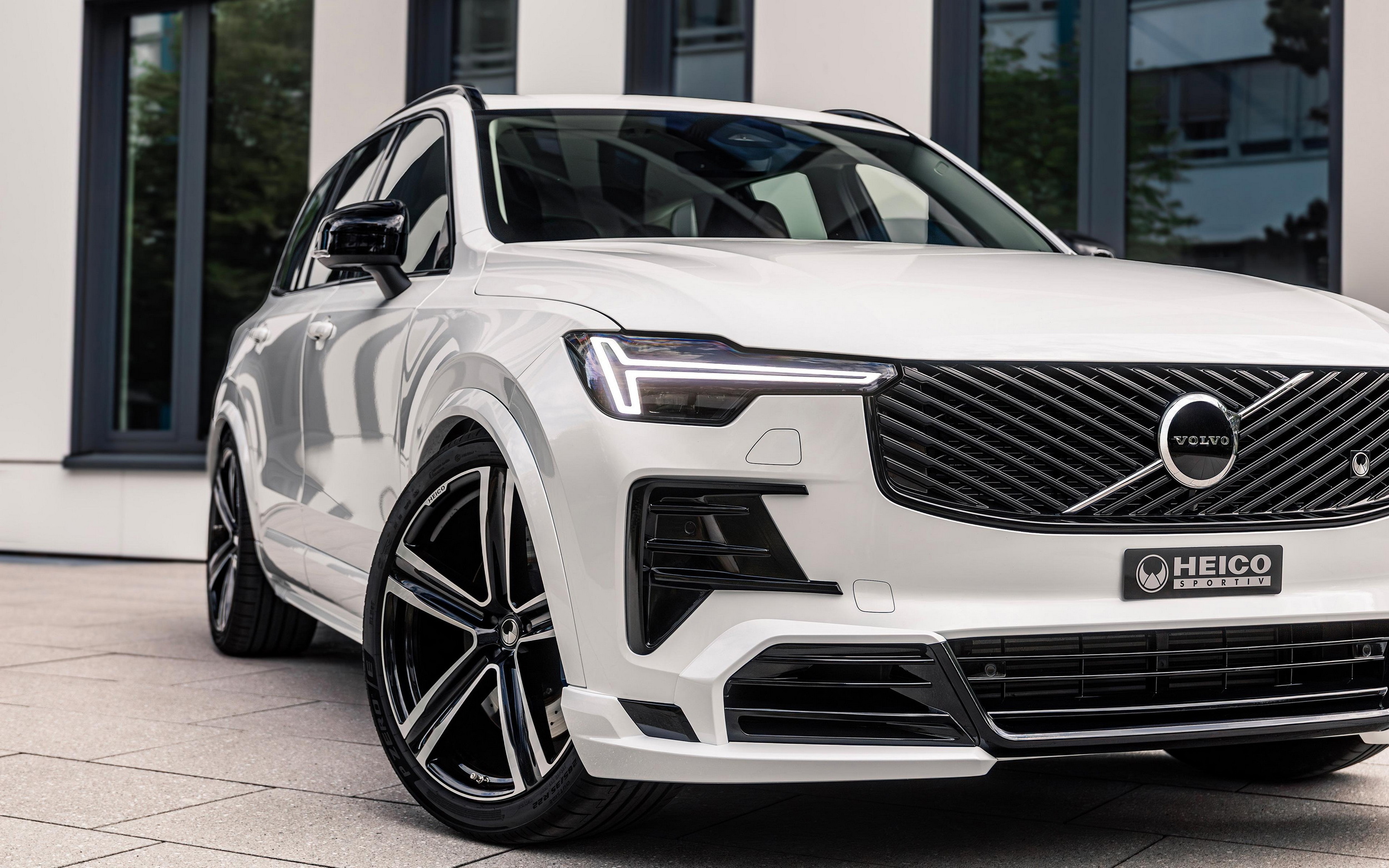 Volvo’s Largest SUV Trades Comfort For A Shot At Performance | Carscoops