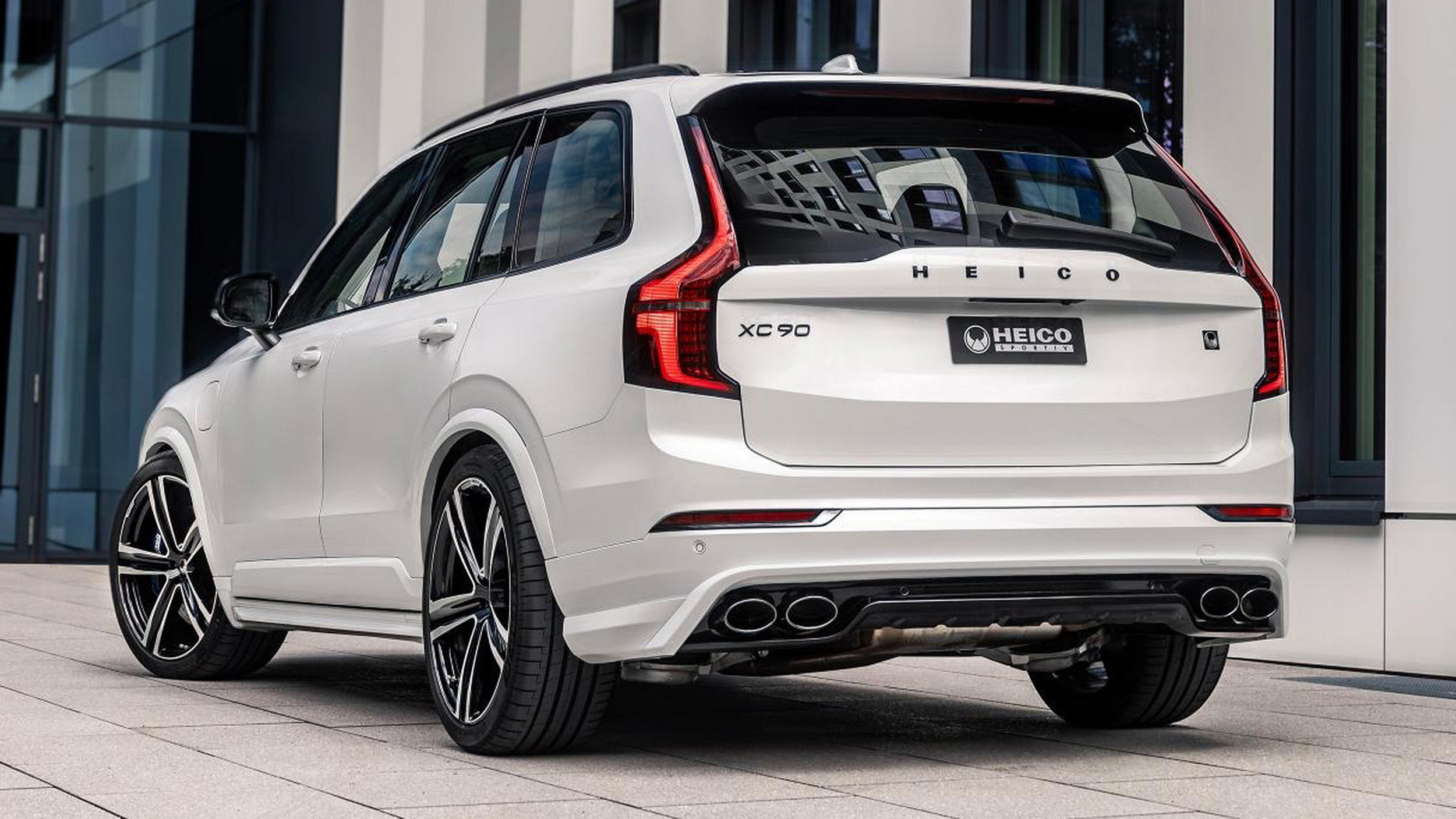 Volvo’s Largest SUV Trades Comfort For A Shot At Performance | Carscoops