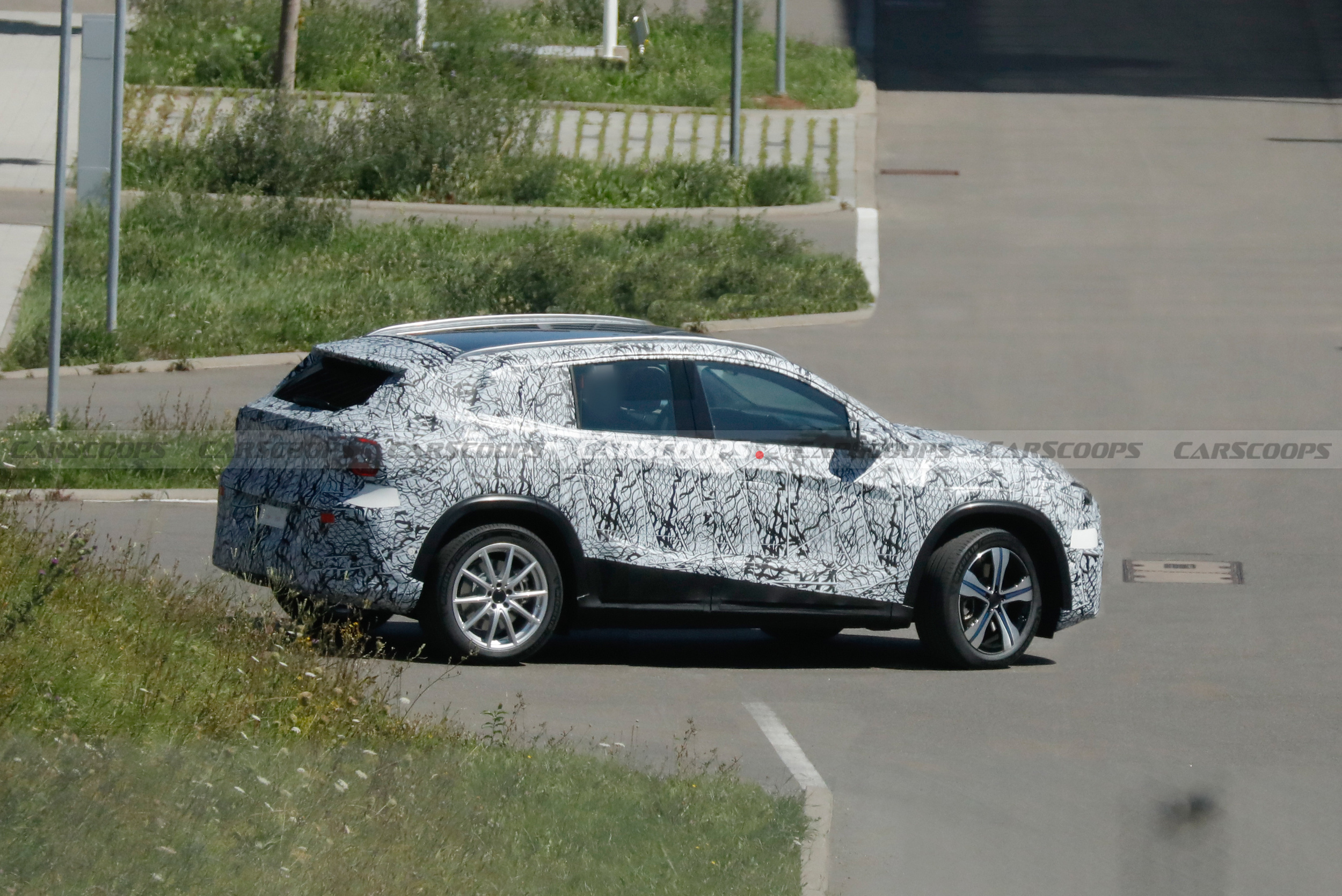 Mercedes’ Entry-Level Crossover Is Getting An Electrifying Makeover ...
