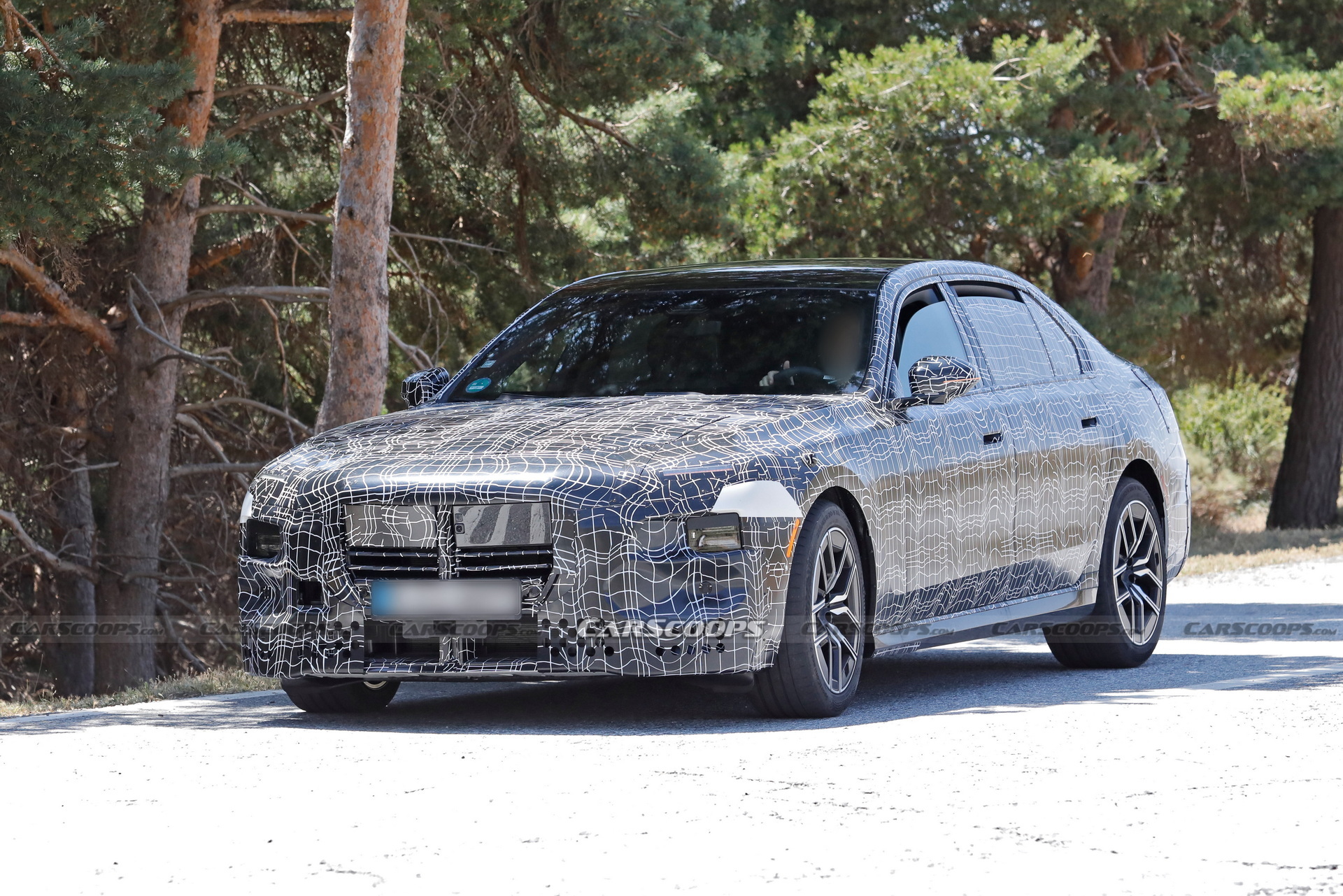 Even A Facelift Cannot Hide The New BMW 7-Series’ Giant Grille | Carscoops