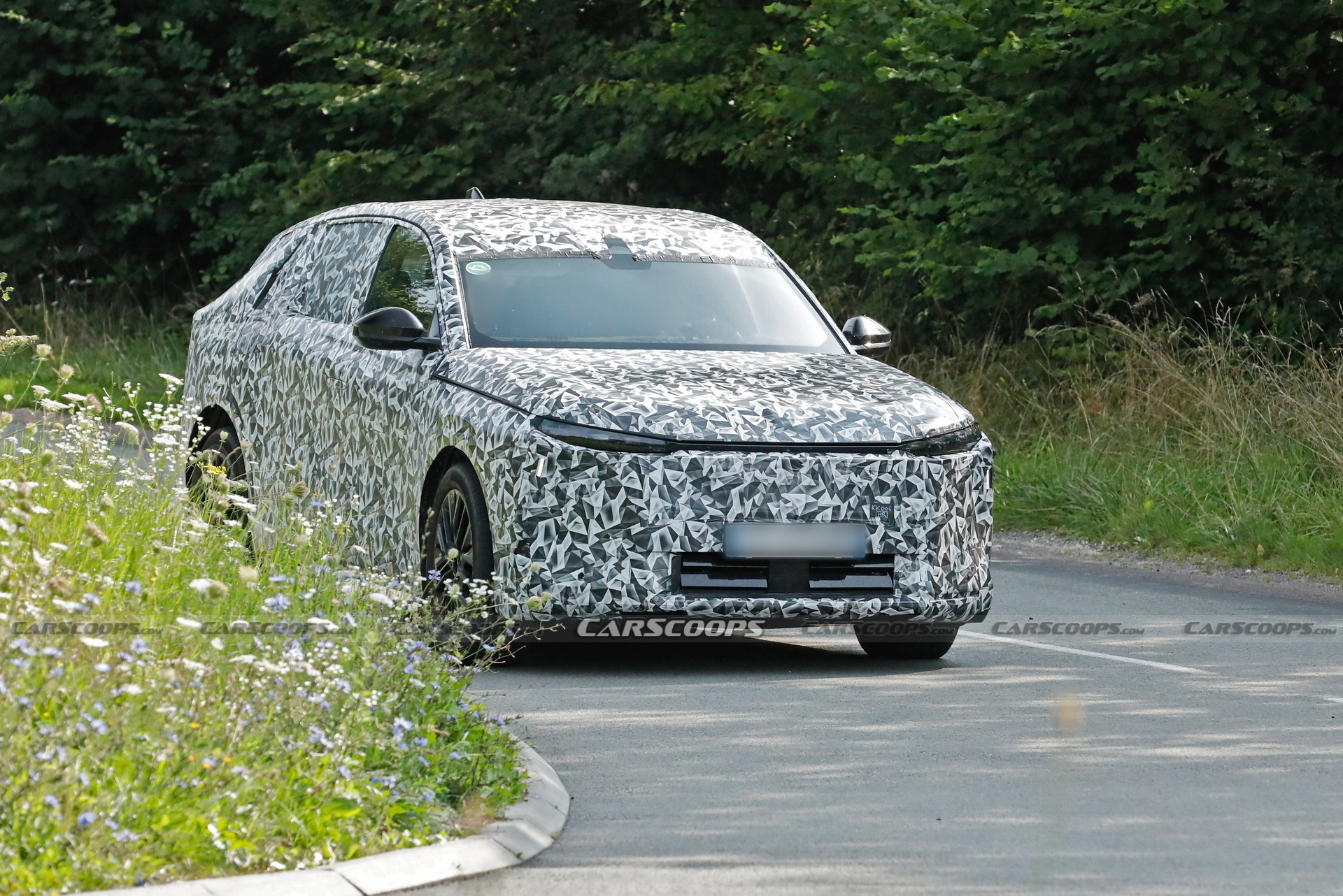 First Look At The Next DS SUV Suggests A Silent Change Is Already ...