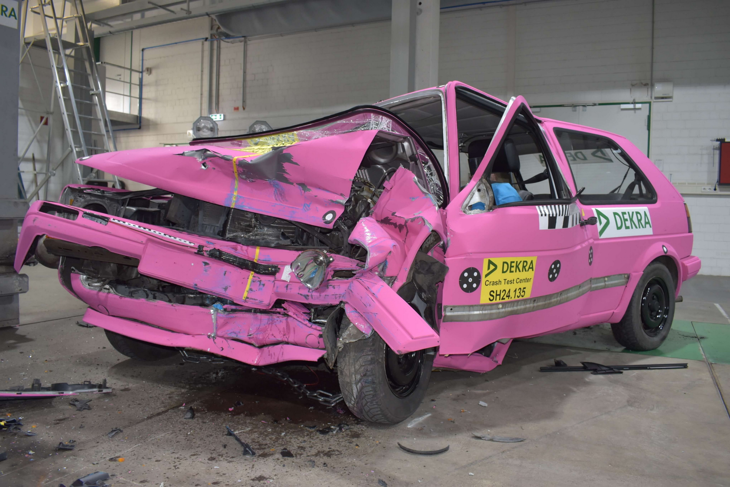 This Old Car Crumpled Like Paper In The Same Crash Test As Its Modern ...