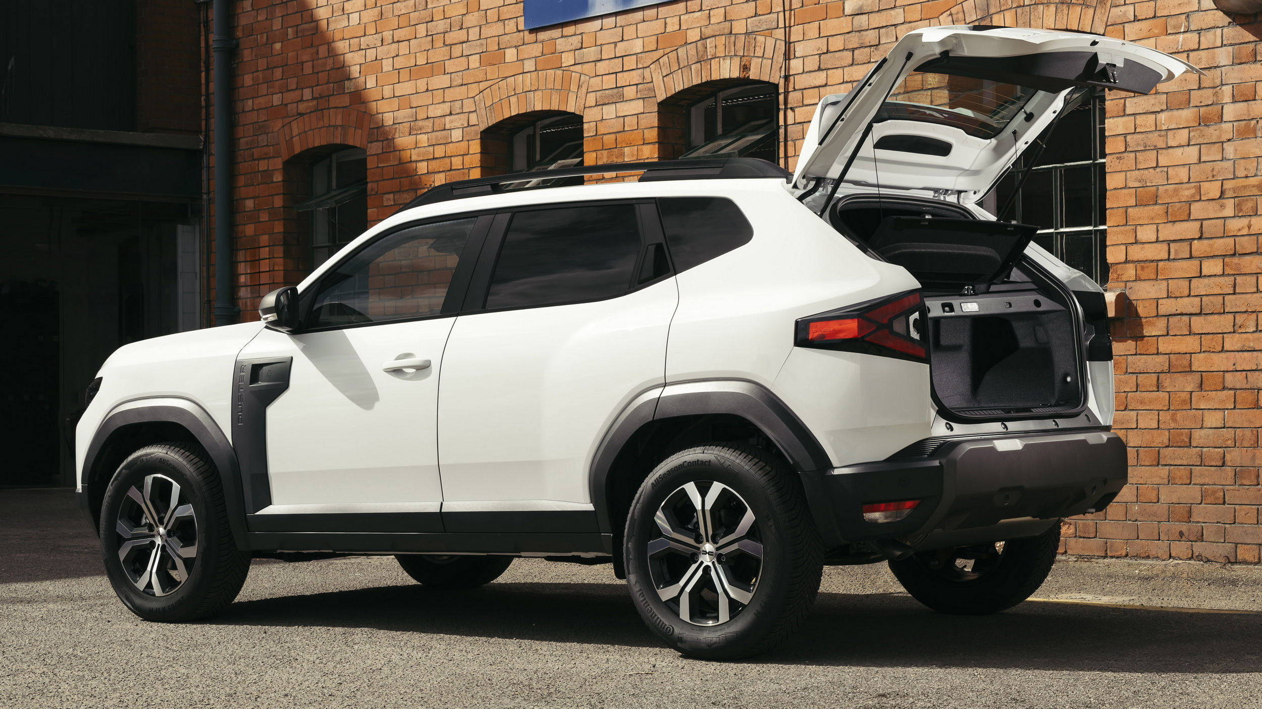 Dacia Made A Pickup Out Of The Duster And Forgot The Pickup Part ...