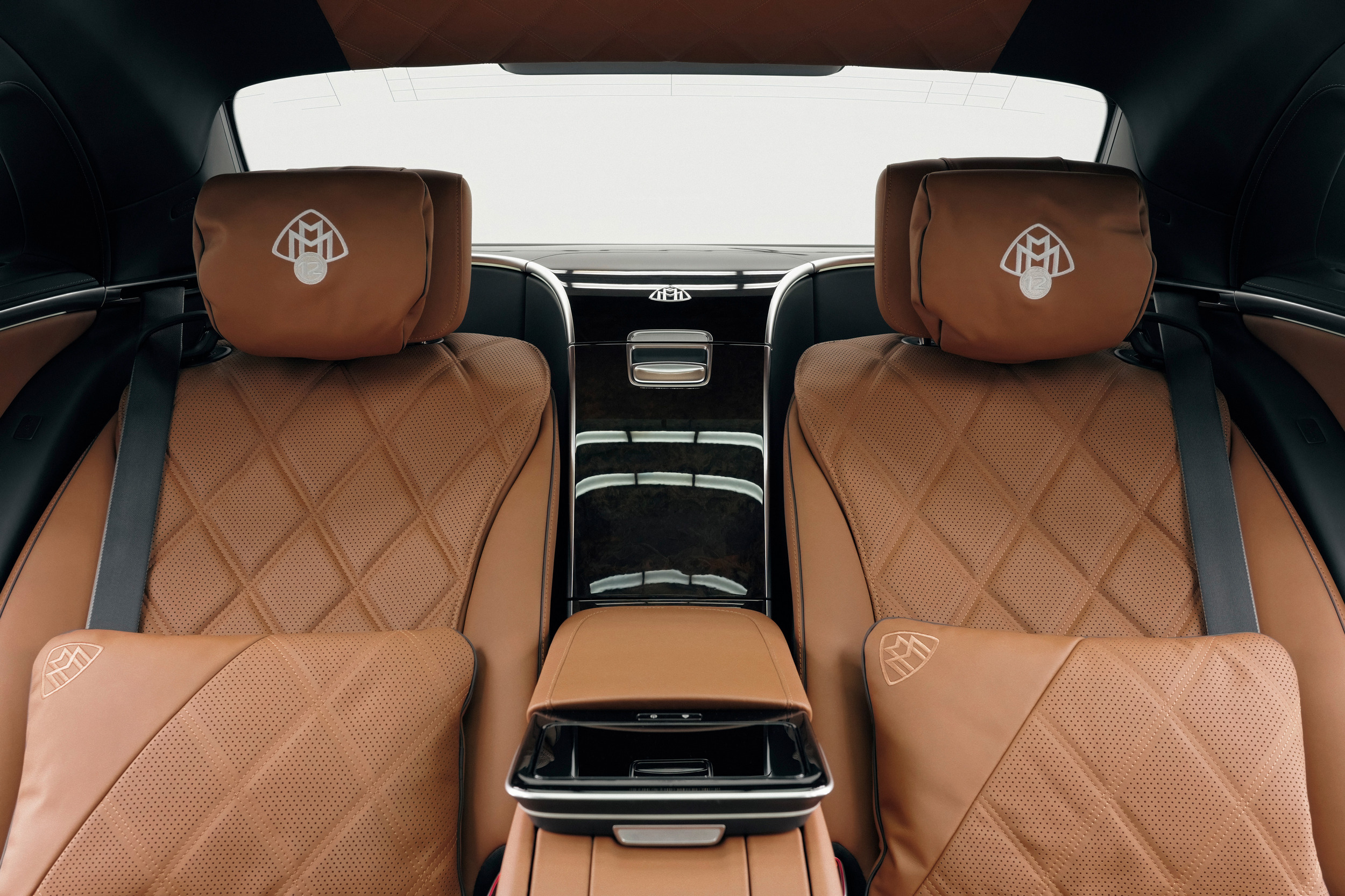 The Maybach V12 Edition Is Straight Out Of A Bond Villain’s Garage ...