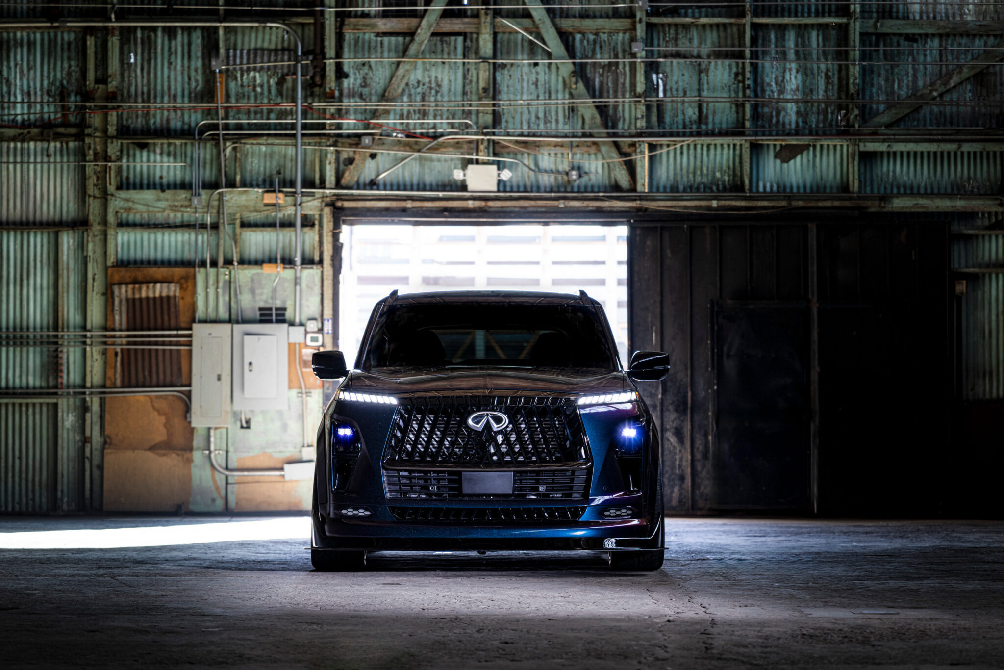 Infiniti Shoved A GT-R Nismo Engine Into A QX80 Just To See What ...
