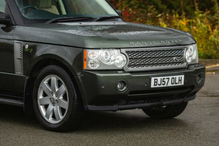 Somewhere Jeremy Clarkson Is Laughing At The Queen’s Old SUV | Carscoops