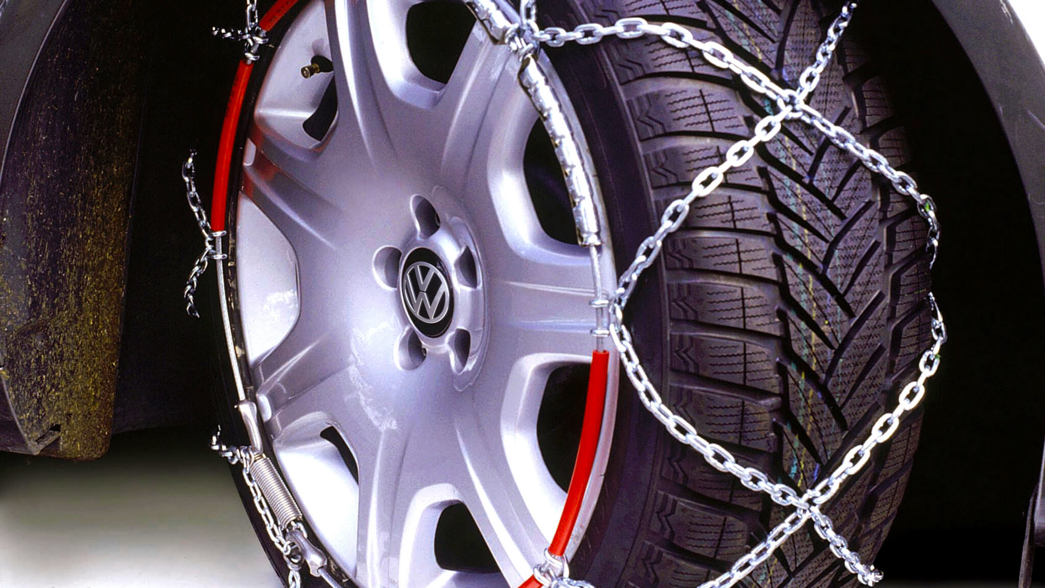 New Colorado Law Mandates Snow Chains For These Cars | Carscoops