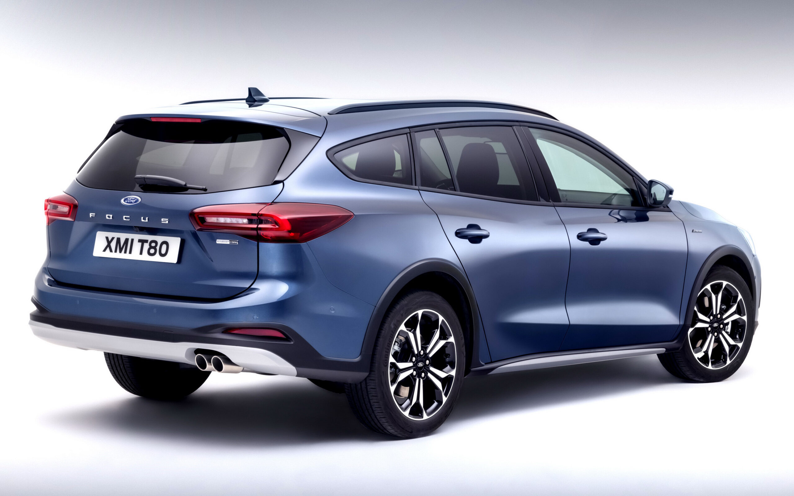 Forget Manspreading, Carspreading Is The New Urban Menace | Carscoops