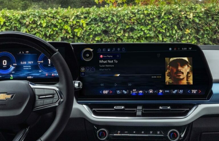 Apple Found A Way Into GM’s Dashboards Even Without CarPlay | Carscoops