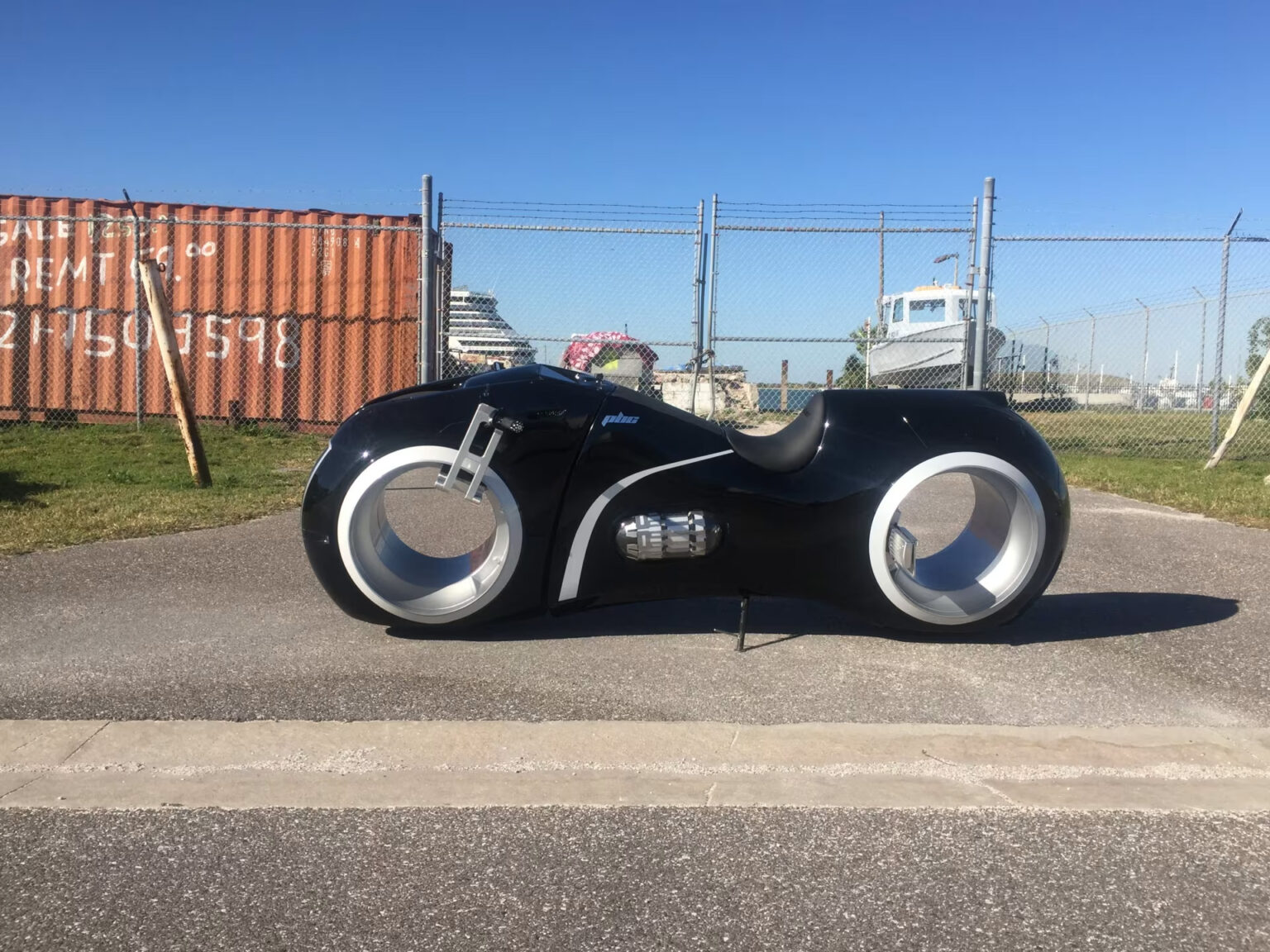 This Tron Bike Is Real, Functional, And Up For Sale | Carscoops