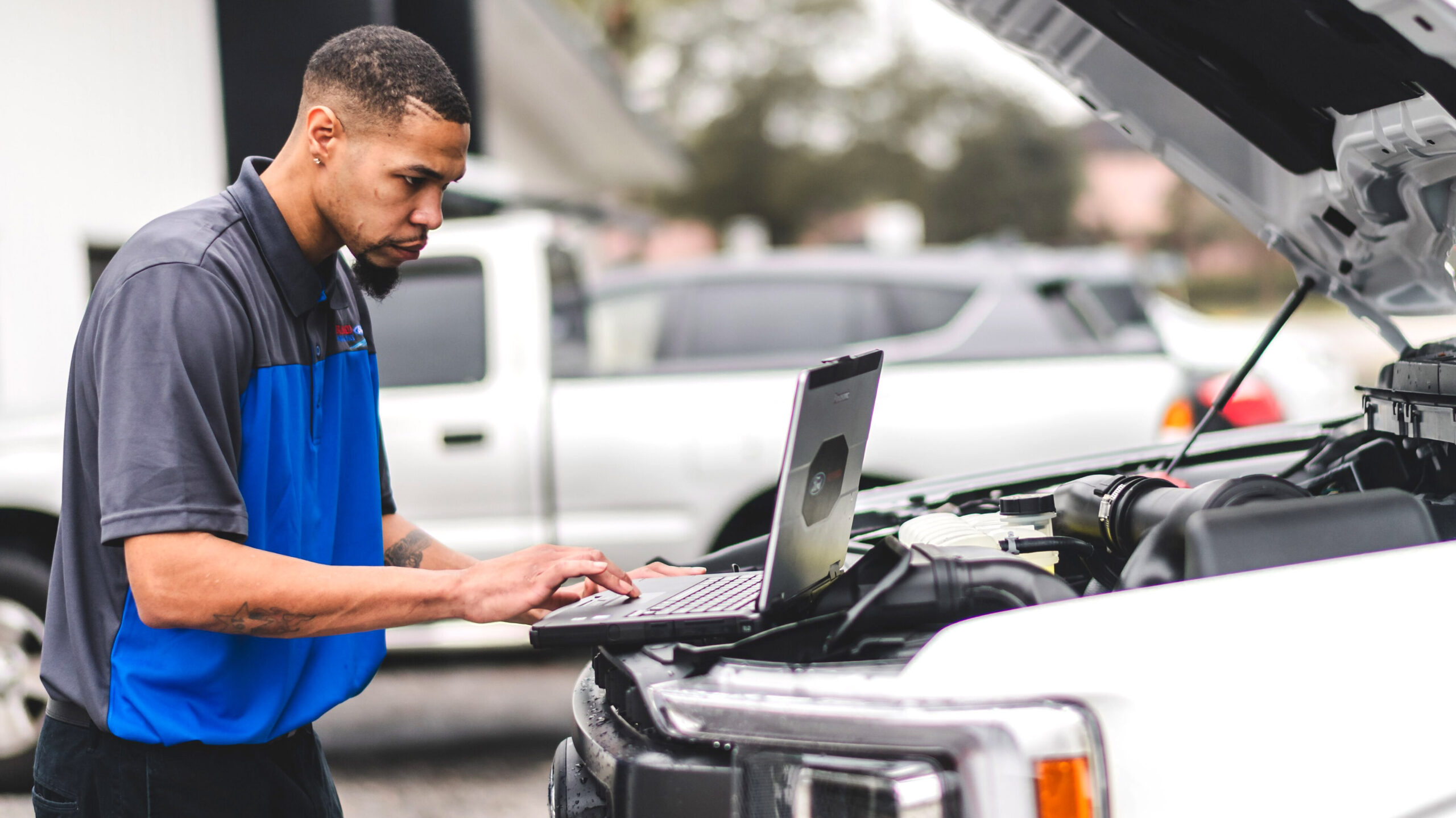 Ford Pays This Technician $160,000 A Year, So Why Can’t It Fill 5,000 ...