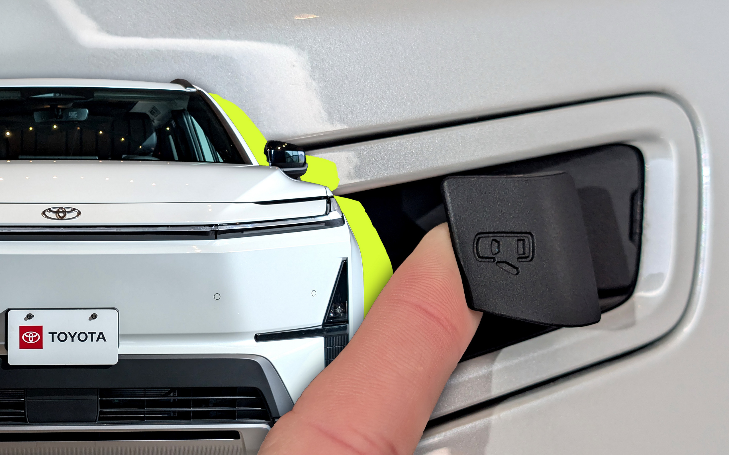 New Toyota Highlander Goes All-Electric, But Its Door Handles Don’t ...