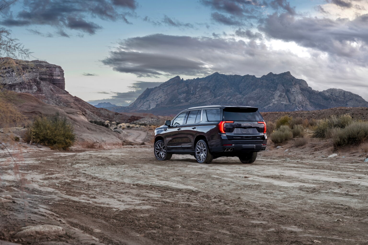 Yukon-V? GMC Appears To Be Working On A Supercharged Full-Size SUV ...