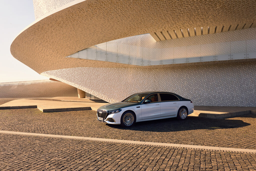 The Maybach S-Class Now Has A Logo That Glows, A Logo That Floats, And ...