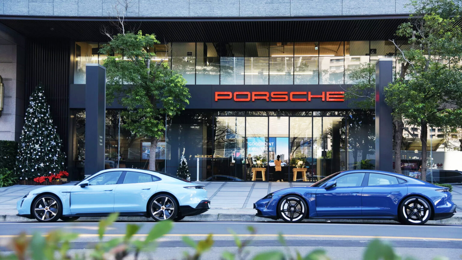 Porsche Leads Dealer Service Satisfaction As A Surprise Runner Up Looms ...