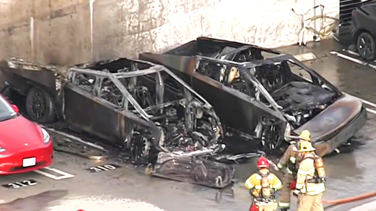Two Cybertrucks Go Up In Flames In California, And No One Knows Why ...
